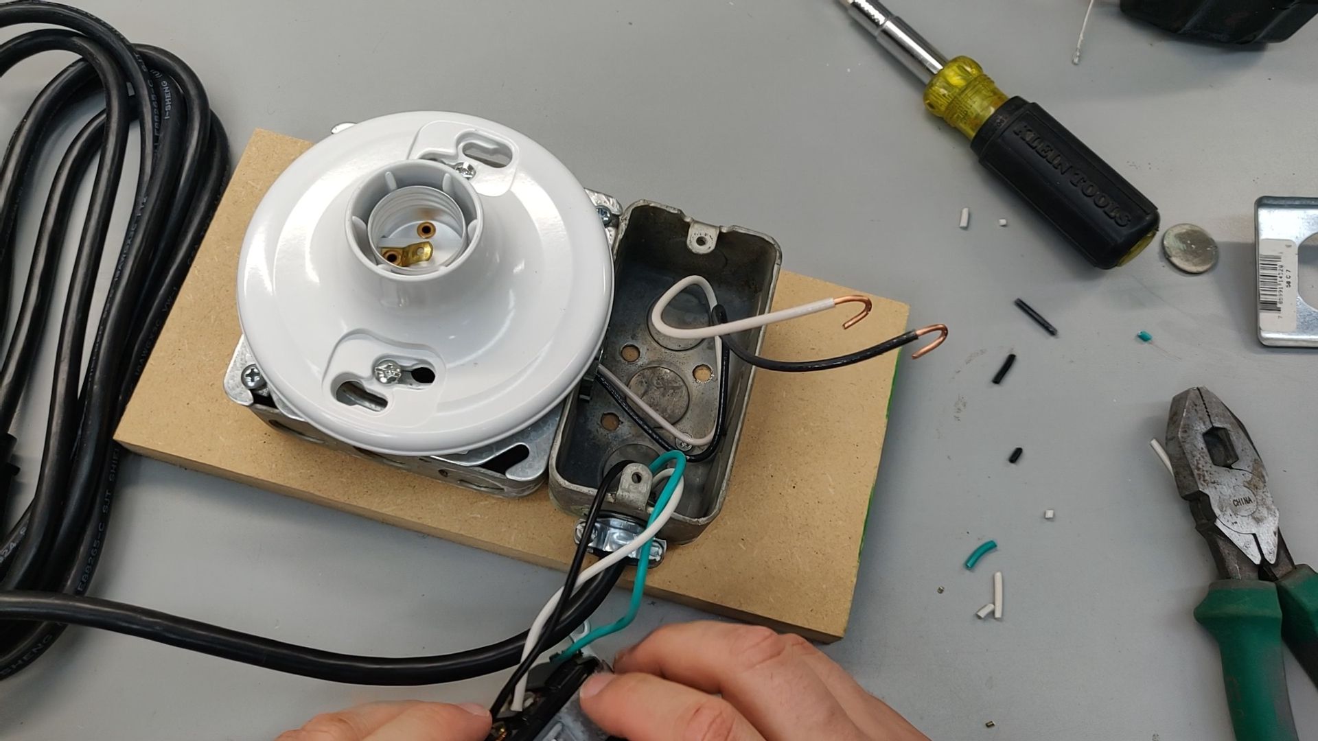 Light Bulb Current Limiter : 9 Steps (with Pictures) - Instructables