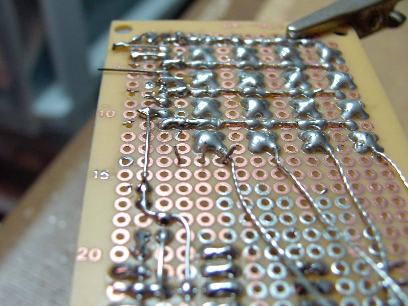 Single Chip, 2 Wire 4x4 LED Matrix - Instructables