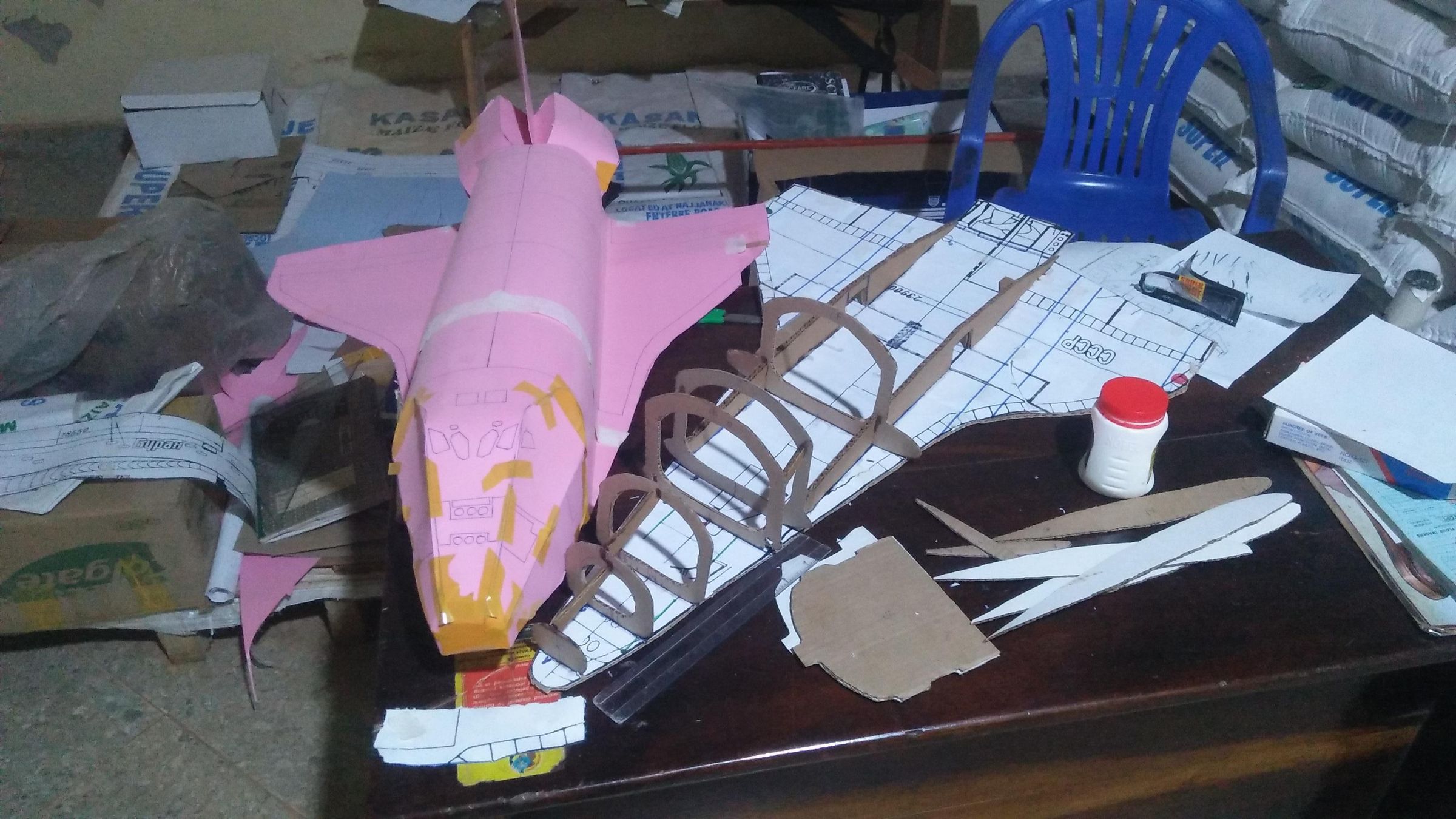 A DIY CARDBOARD AND PAPER SPACE SHUTTLE : 8 Steps - Instructables