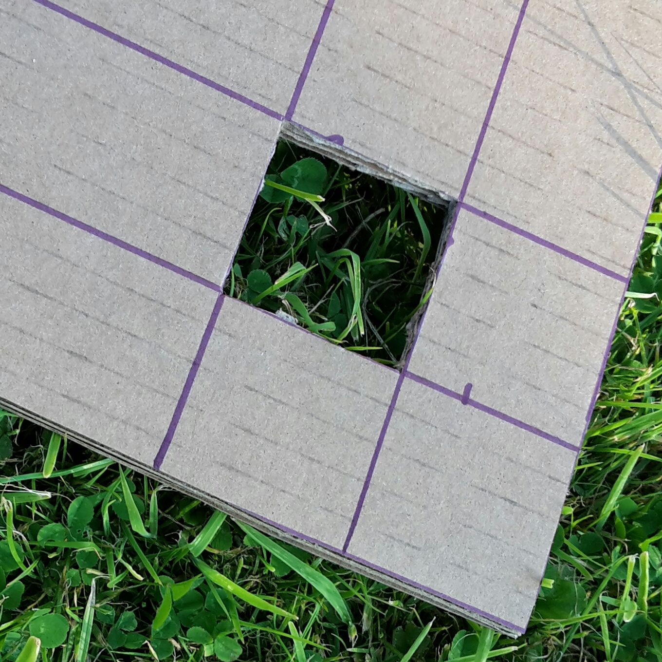 Small Table Made From Cardboard, Duct Tape and Papier Mache : 8 Steps ...