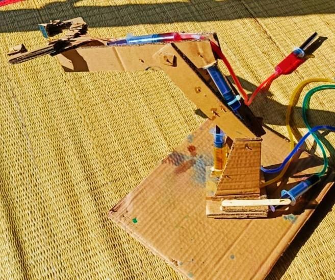 Hydraulic Arm Using Cardboard : 8 Steps - Instructables