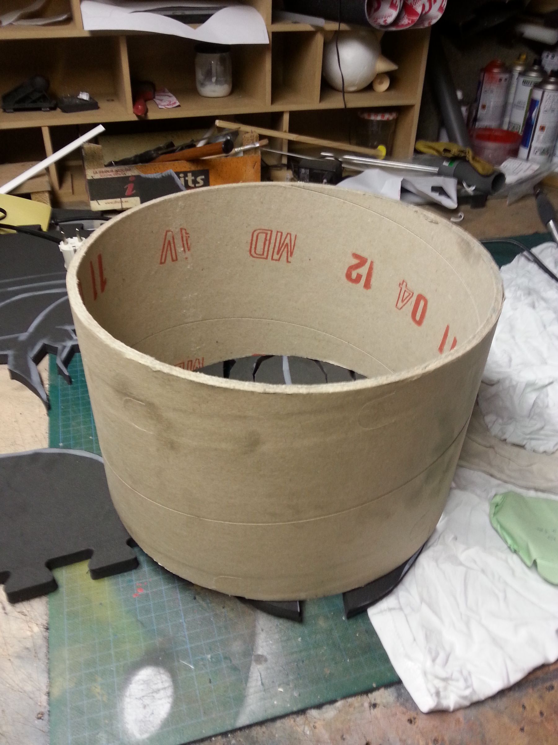 How to Make a BAT-signal : 8 Steps (with Pictures) - Instructables