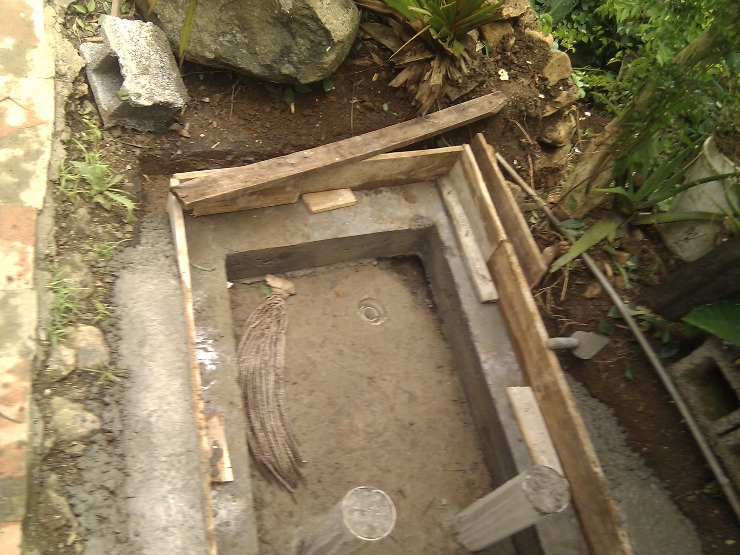Concrete Pond : 9 Steps (with Pictures) - Instructables