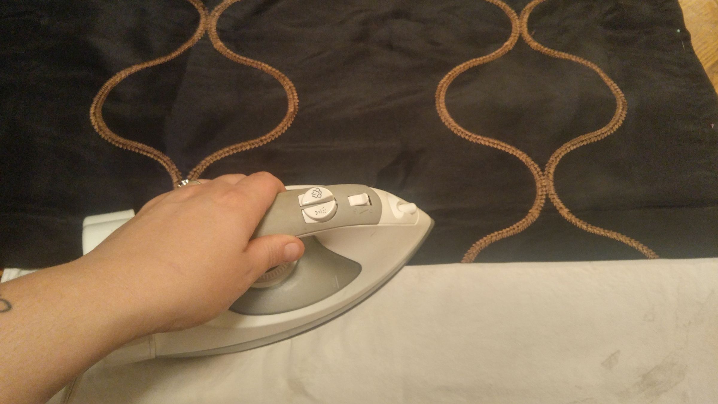 The Easy Way to Hem a Curtain : 10 Steps (with Pictures) - Instructables