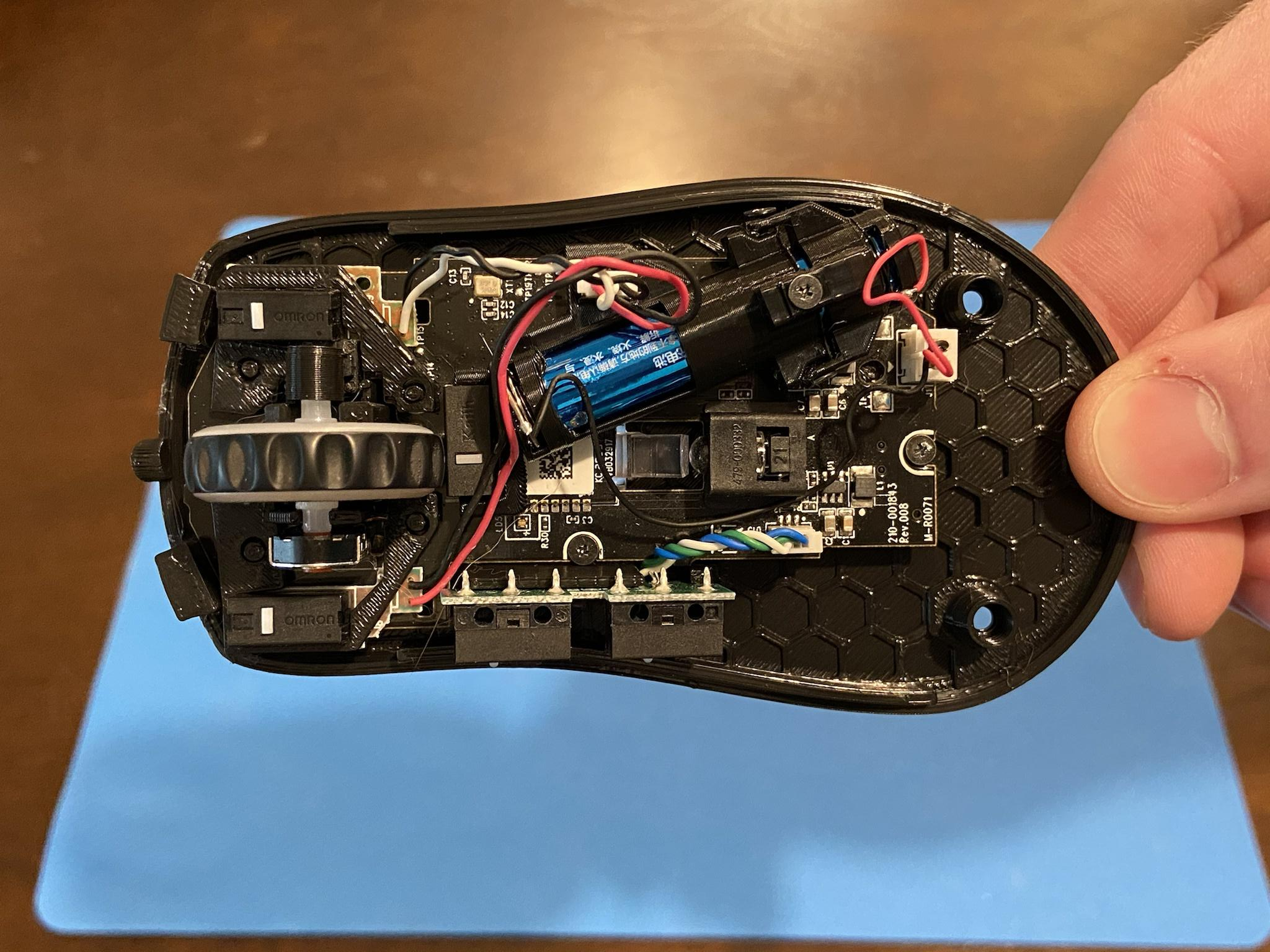 Wireless Glorious Model D Mod (G305) : 6 Steps - Instructables