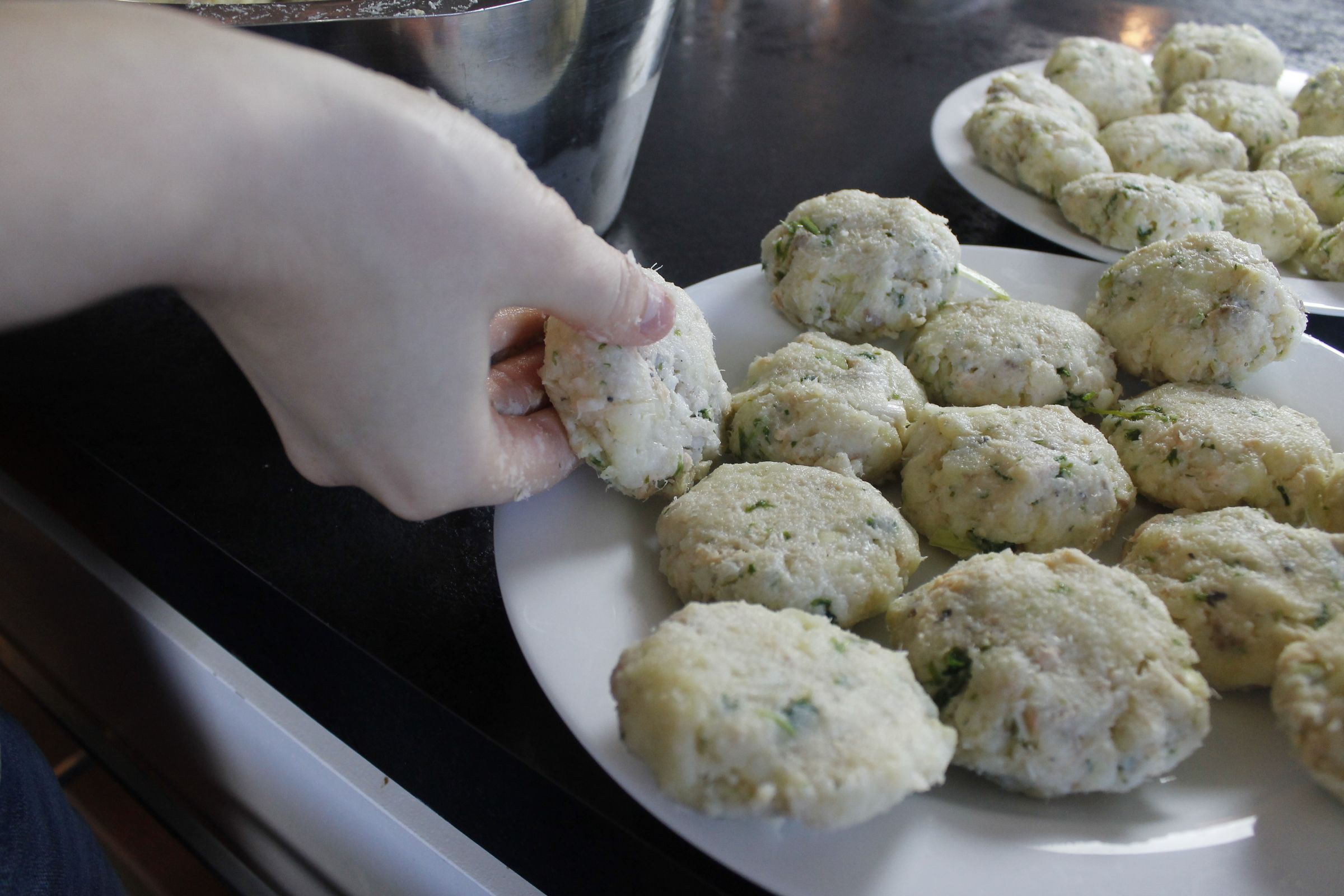 Making Fish Cakes - Salmon and New Zealand Hoki : 7 Steps (with ...
