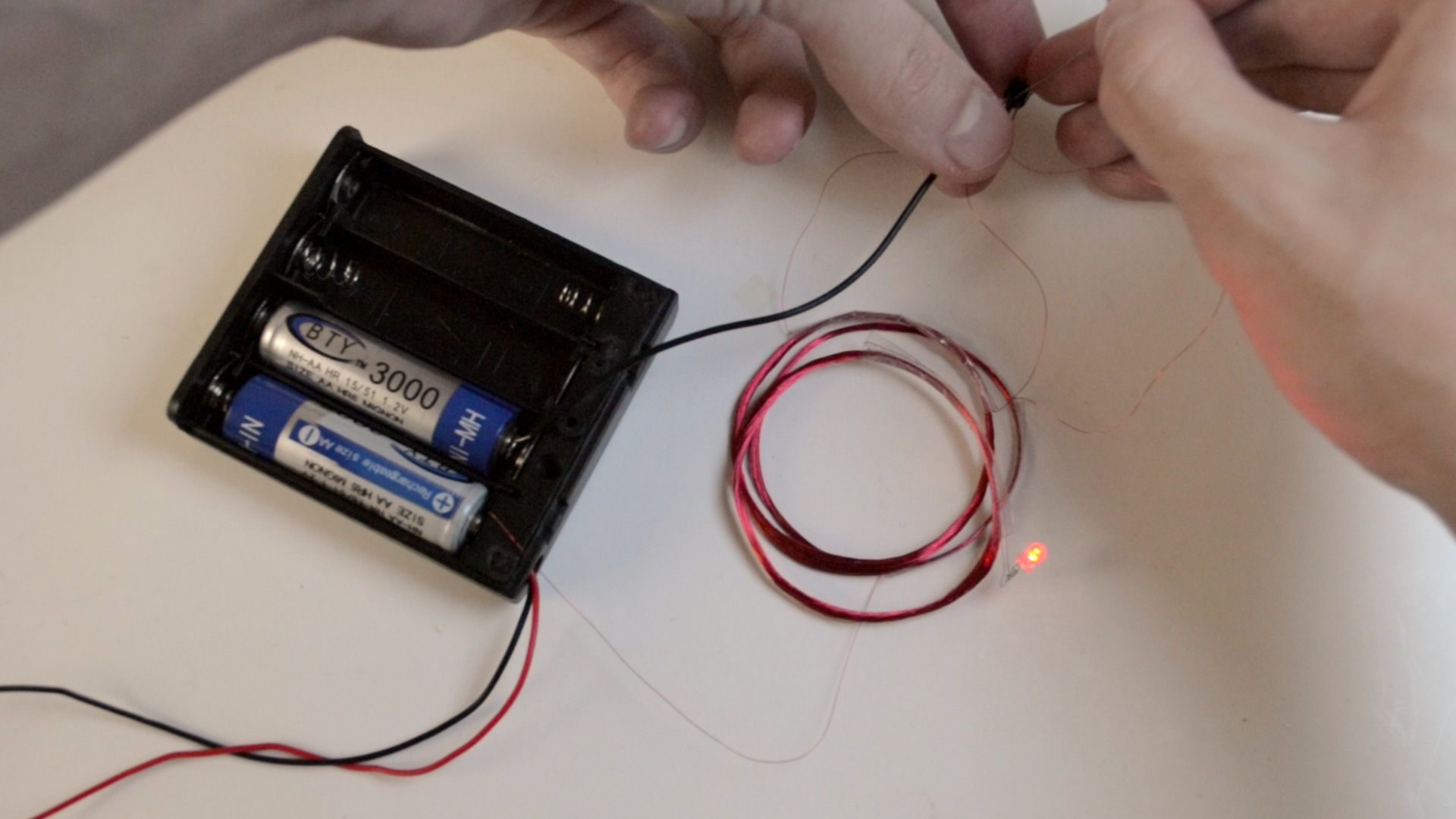 Simplest Wireless Electricity Transmission Experiment : 5 Steps (with ...