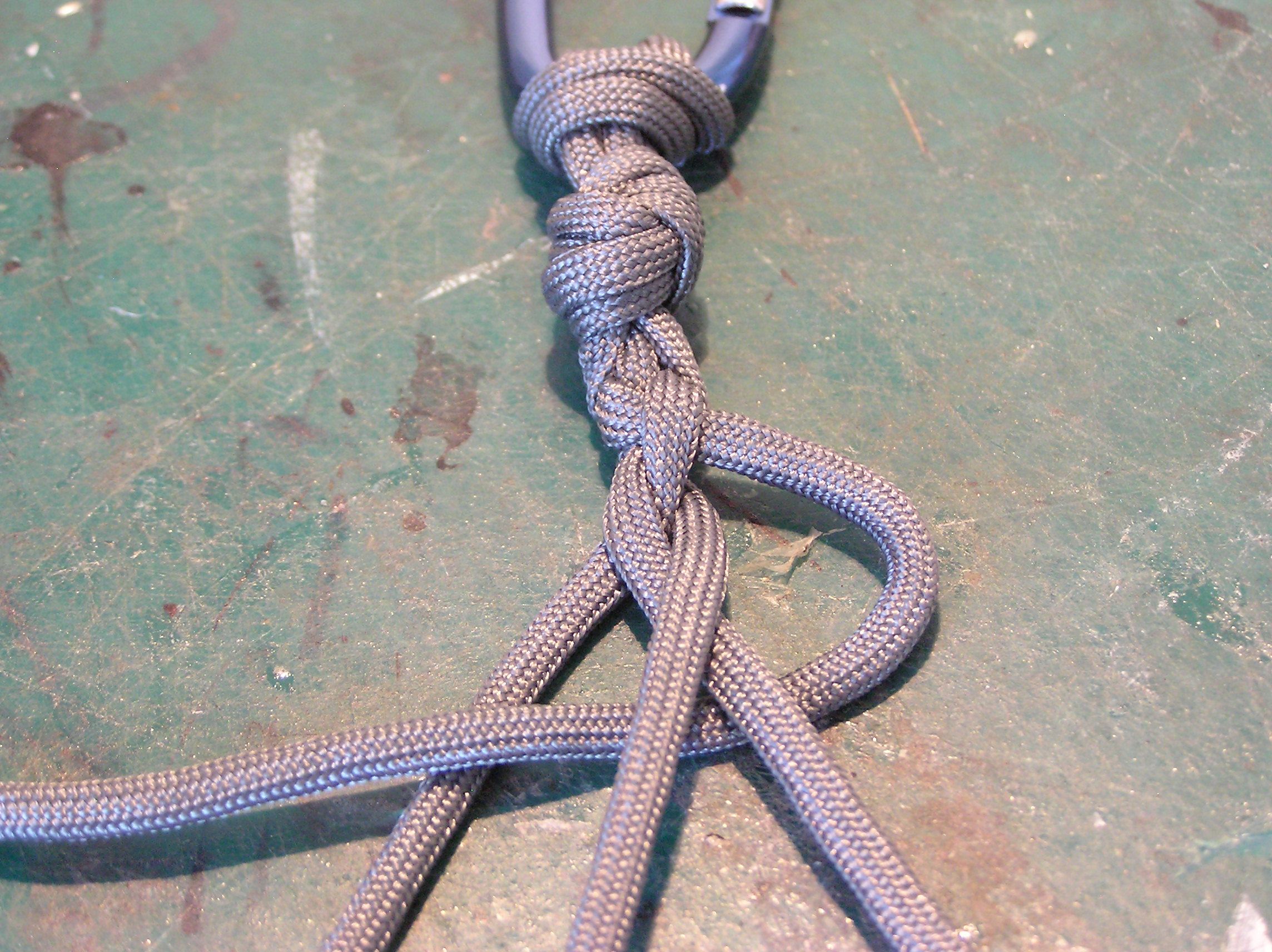 Paracord Water Jug Harness. : 6 Steps (with Pictures) - Instructables