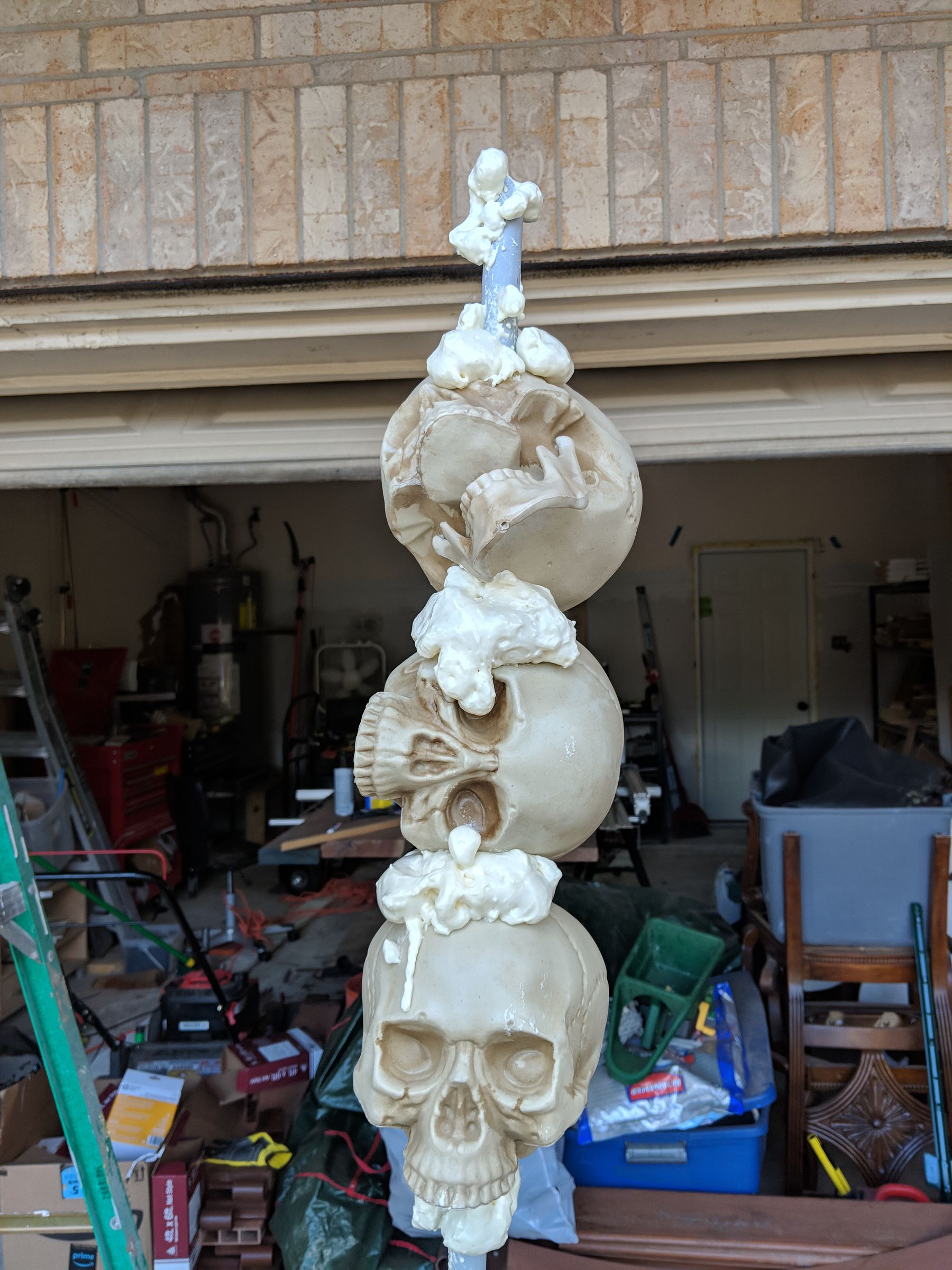 DIY Halloween/Fallout Gore Bags and Skulls on a Pike Decor : 3 Steps ...