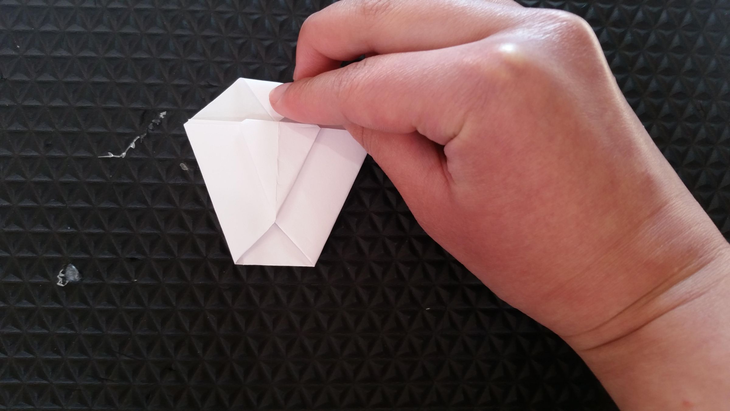 How to Make a Paper Worm Slinky : 5 Steps - Instructables