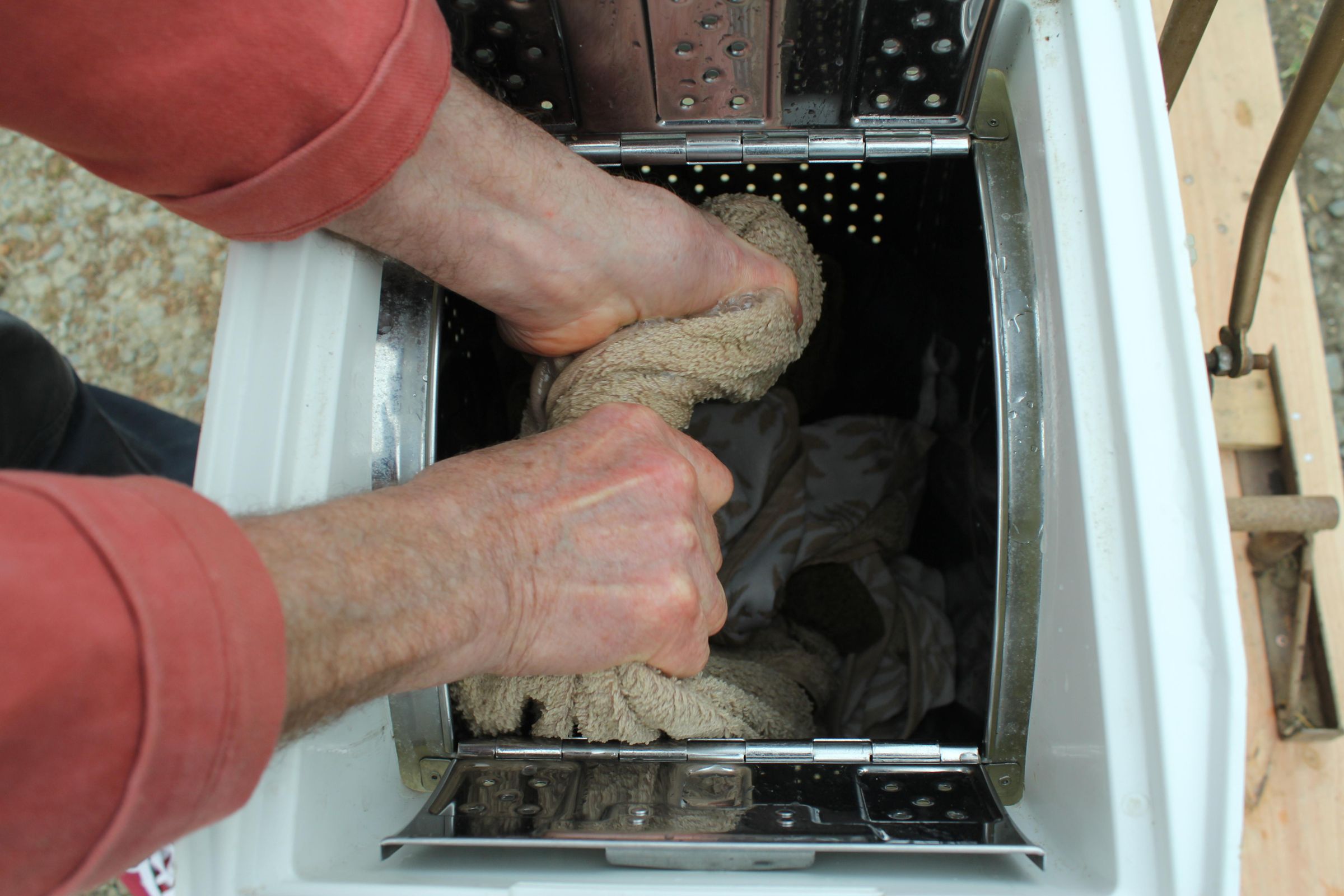 Make a Spin Dryer From a Discarded Washing Machine Drum, an Abandoned ...
