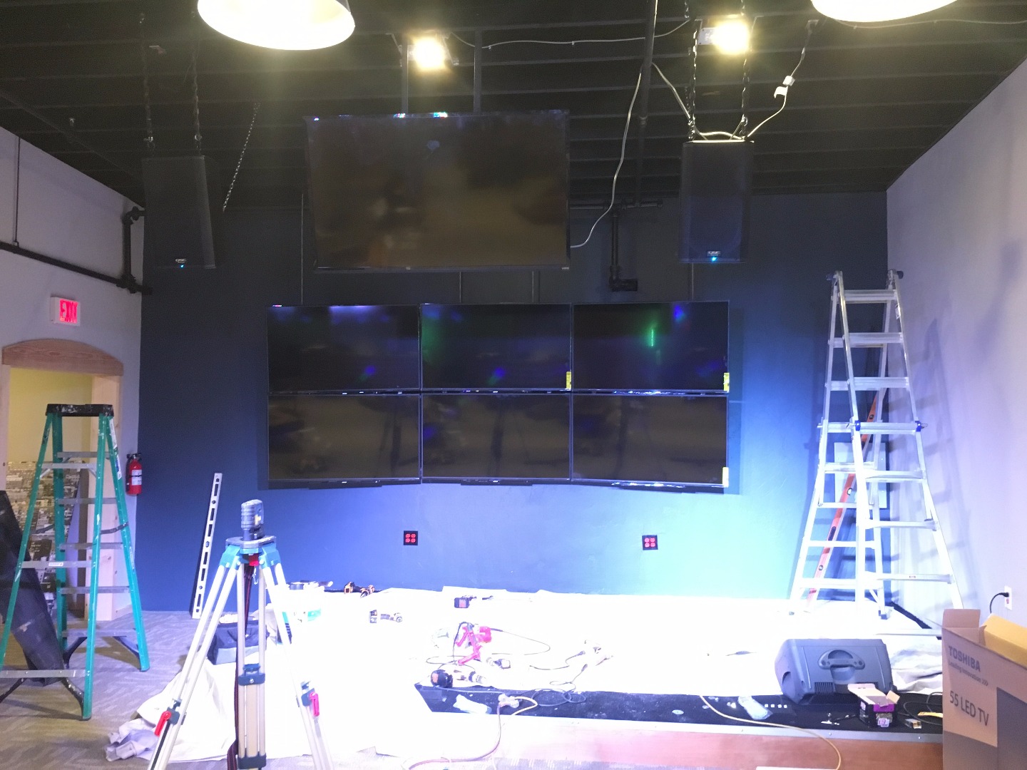 6 Screen TV Wall : 5 Steps - Instructables