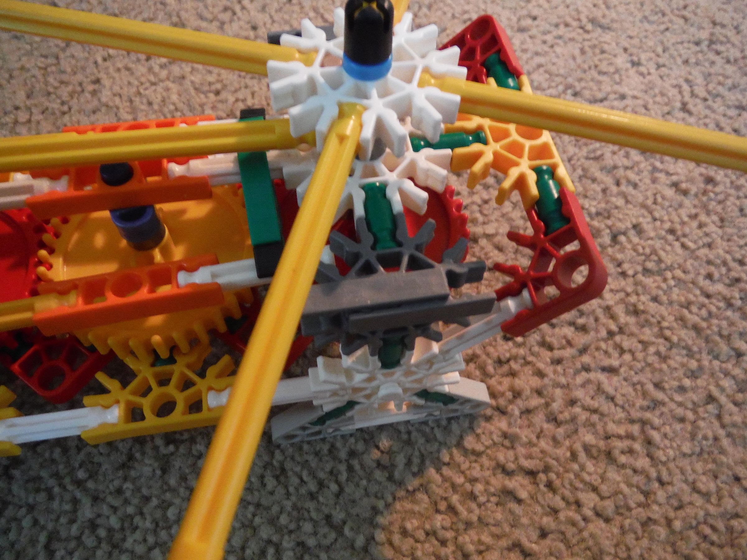 K'nex Tandem Rotor Helicopter : 6 Steps - Instructables