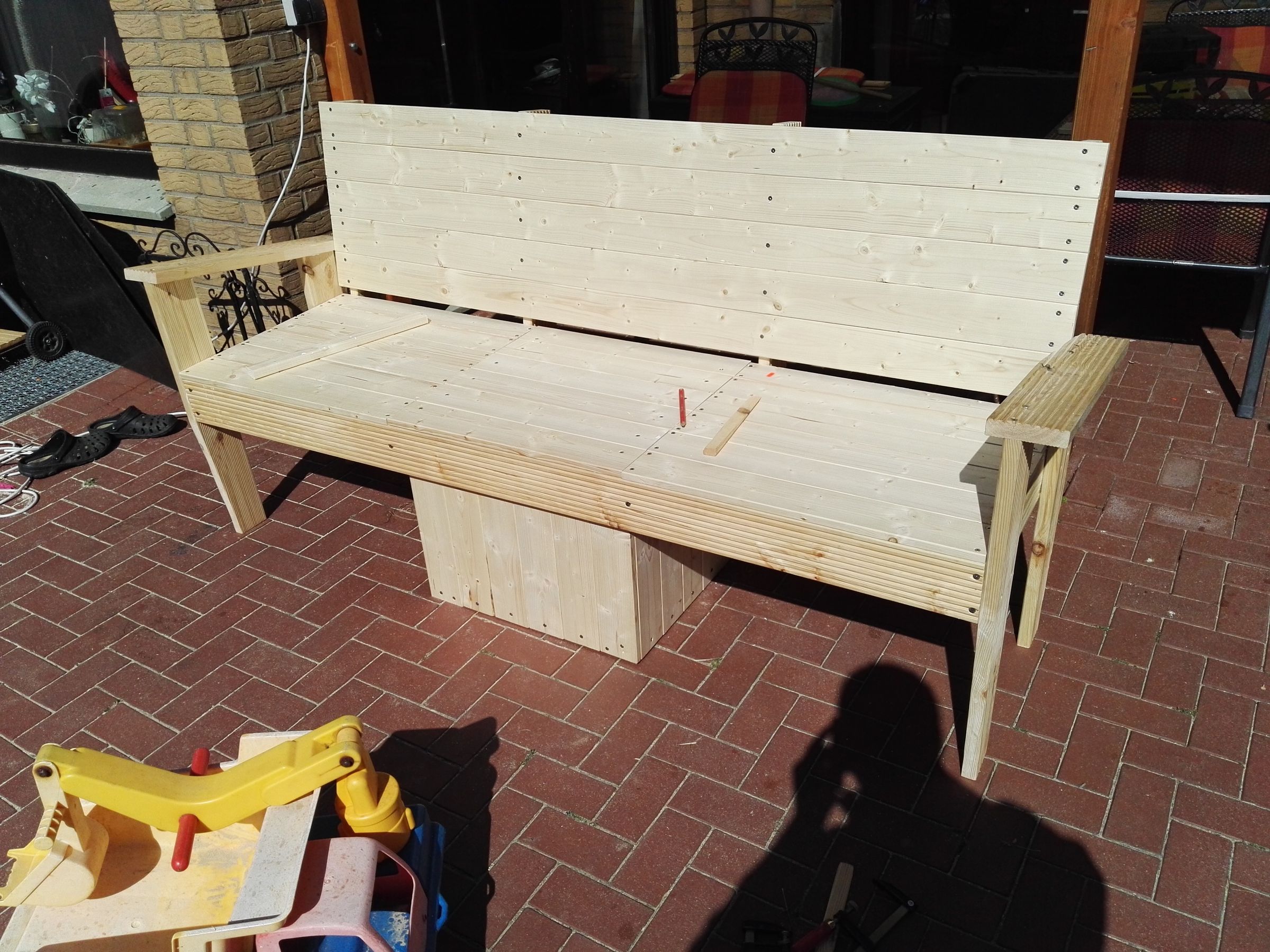 The Most Amazing Cooler Bench Ever : 11 Steps (with Pictures ...