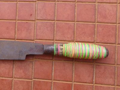 Restore Cracked Machete Handle With Rubber Bands : 4 Steps (with ...