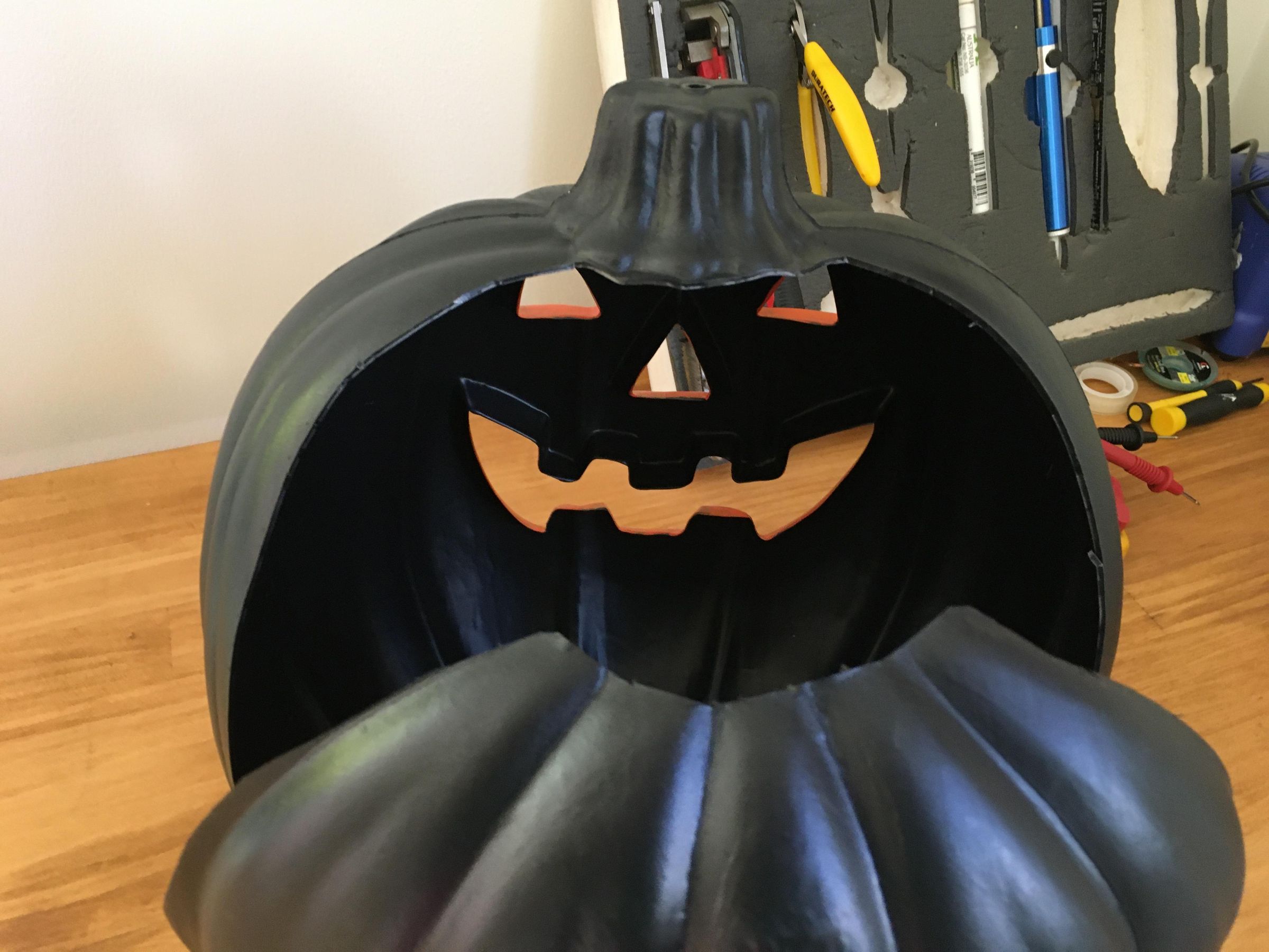 Interactive Jack-o-lantern (sees You, Taunts and Changes Colour): Use ...