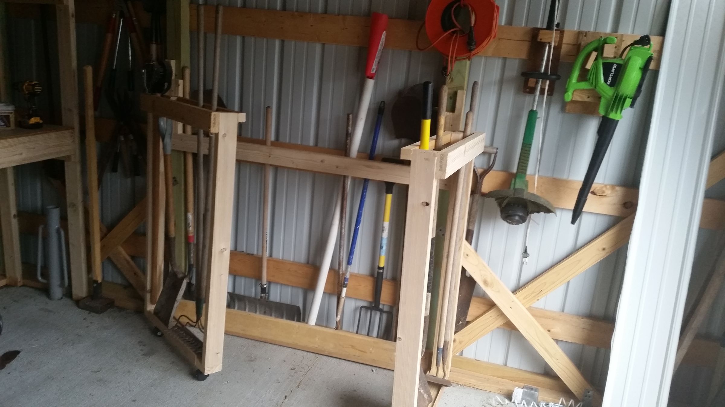Long Handled Swinging Tool Rack : 7 Steps (with Pictures) - Instructables
