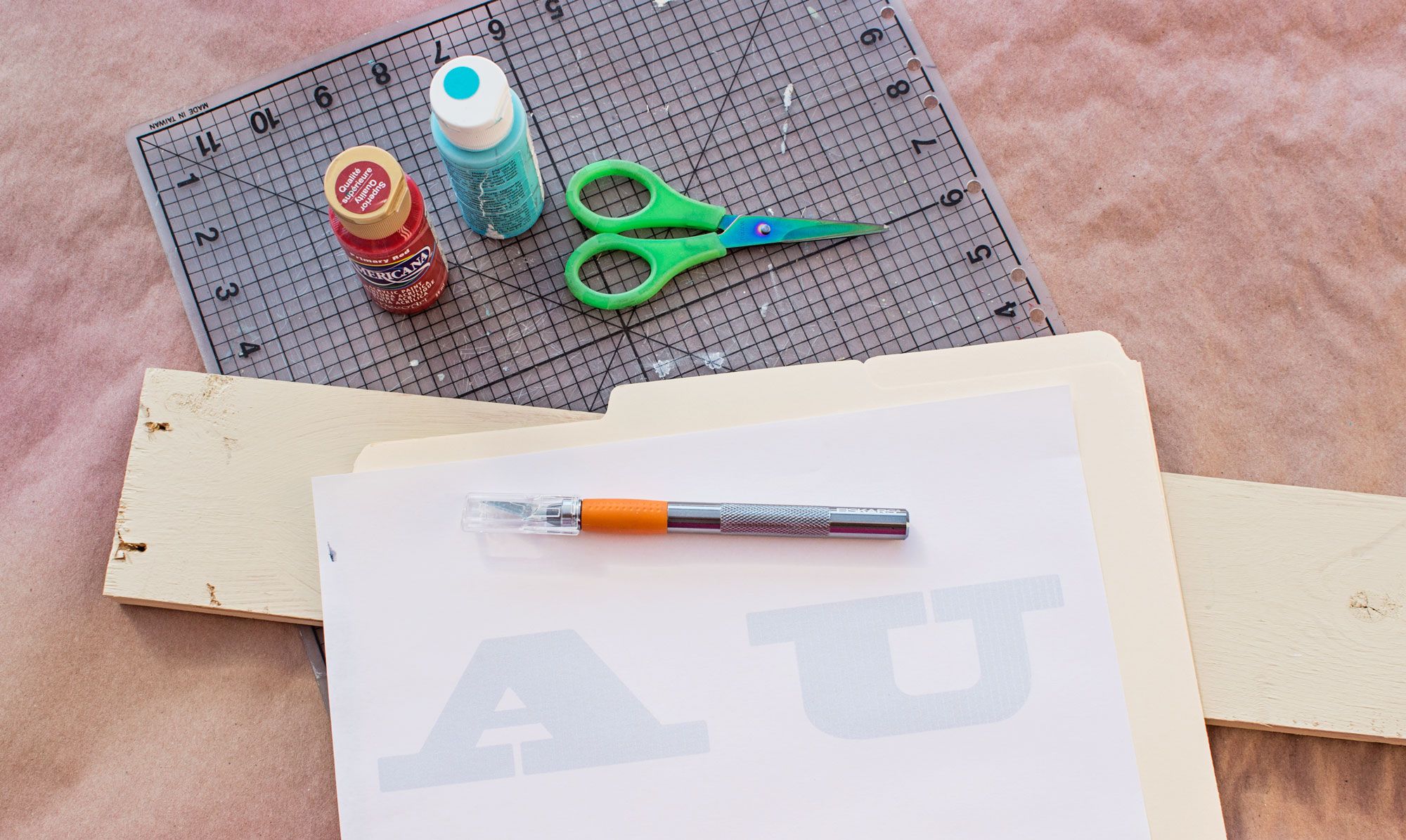 Custom Spray Painted Sign : 3 Steps - Instructables