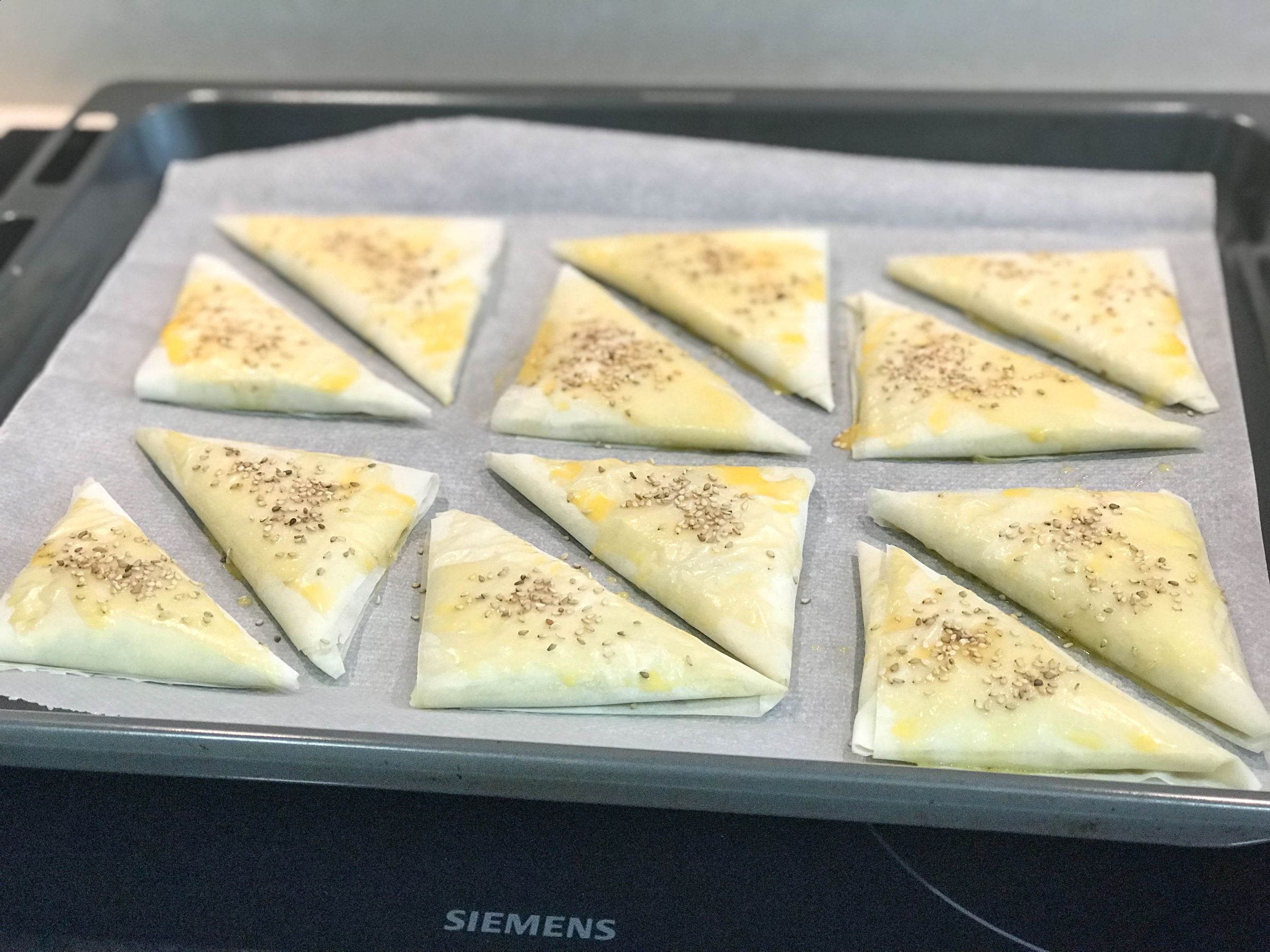 Easy Filo Cheese Triangles With Parsley : 5 Steps (with Pictures ...