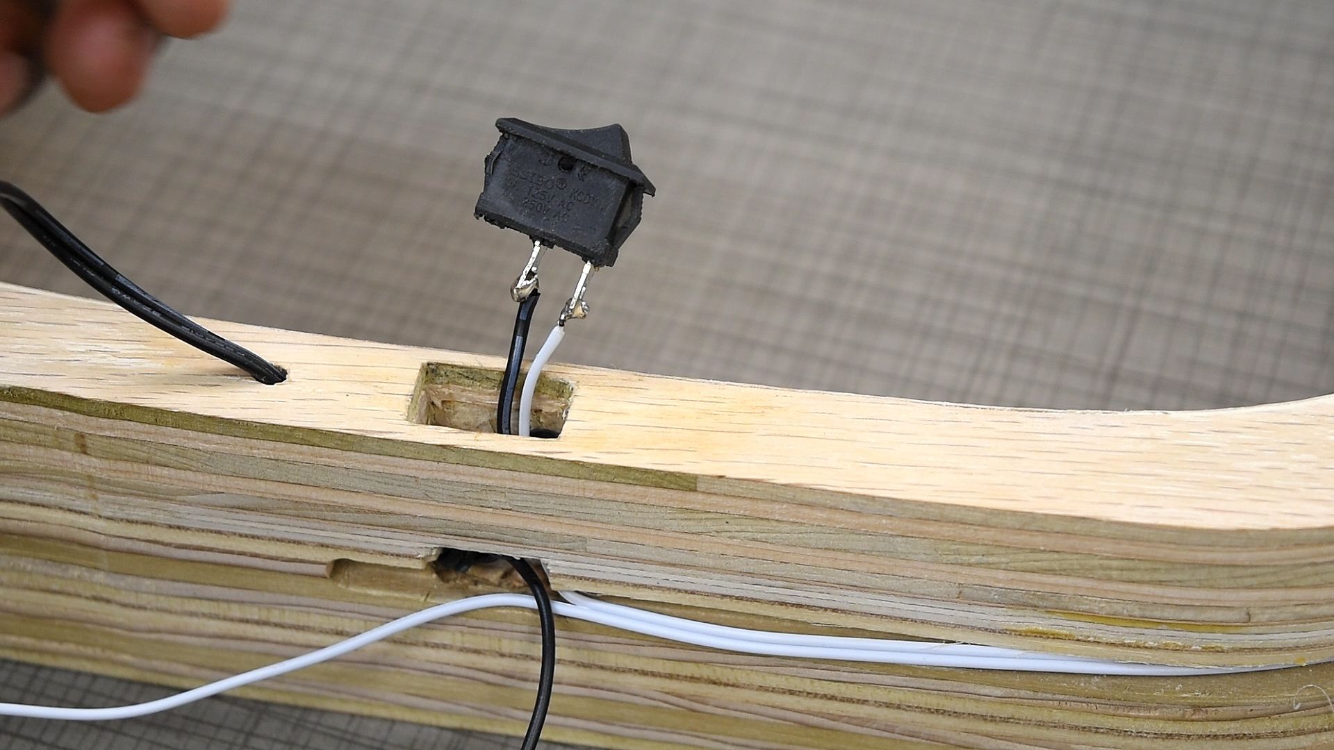 DIY Desk Lamp : 7 Steps (with Pictures) - Instructables