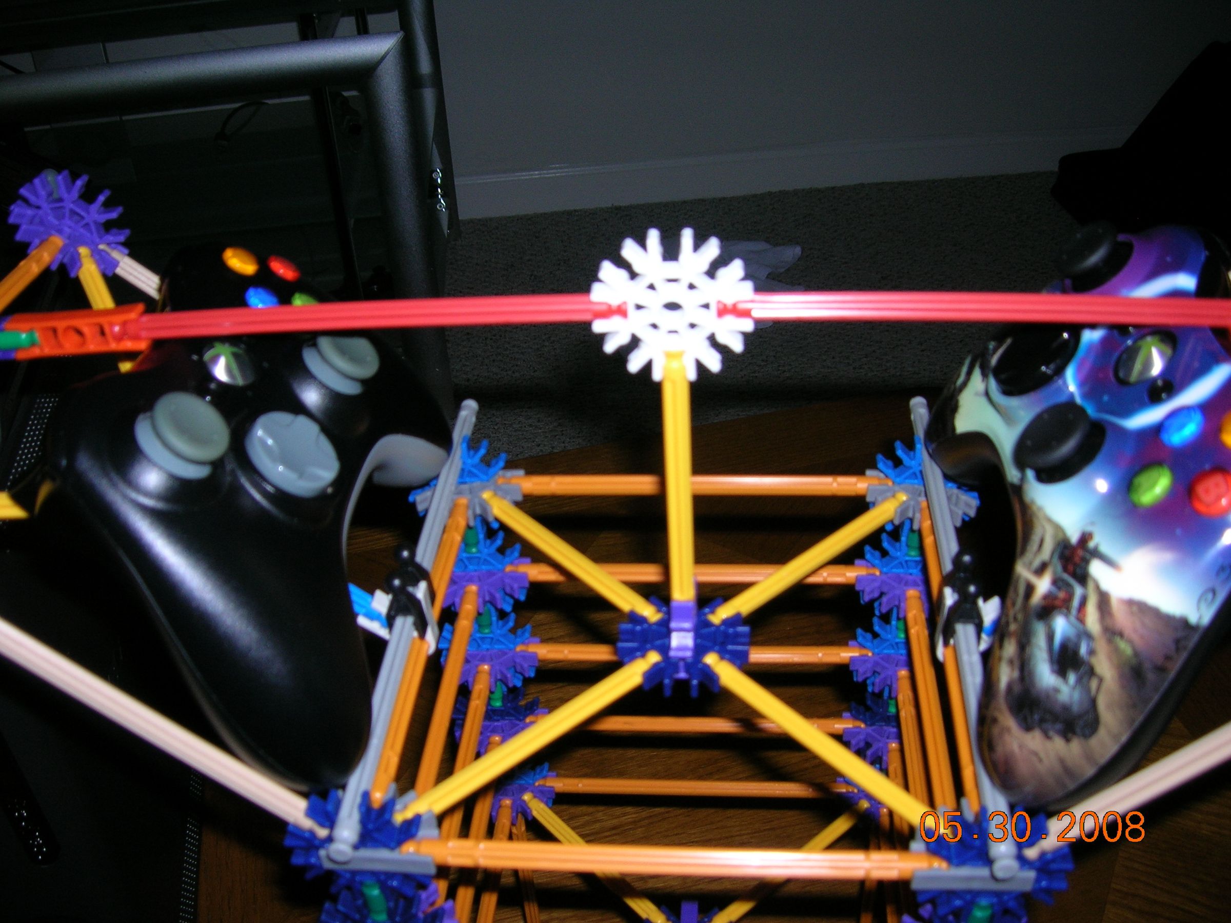 Knex Xbox360 Controller and Game Holder : 6 Steps - Instructables