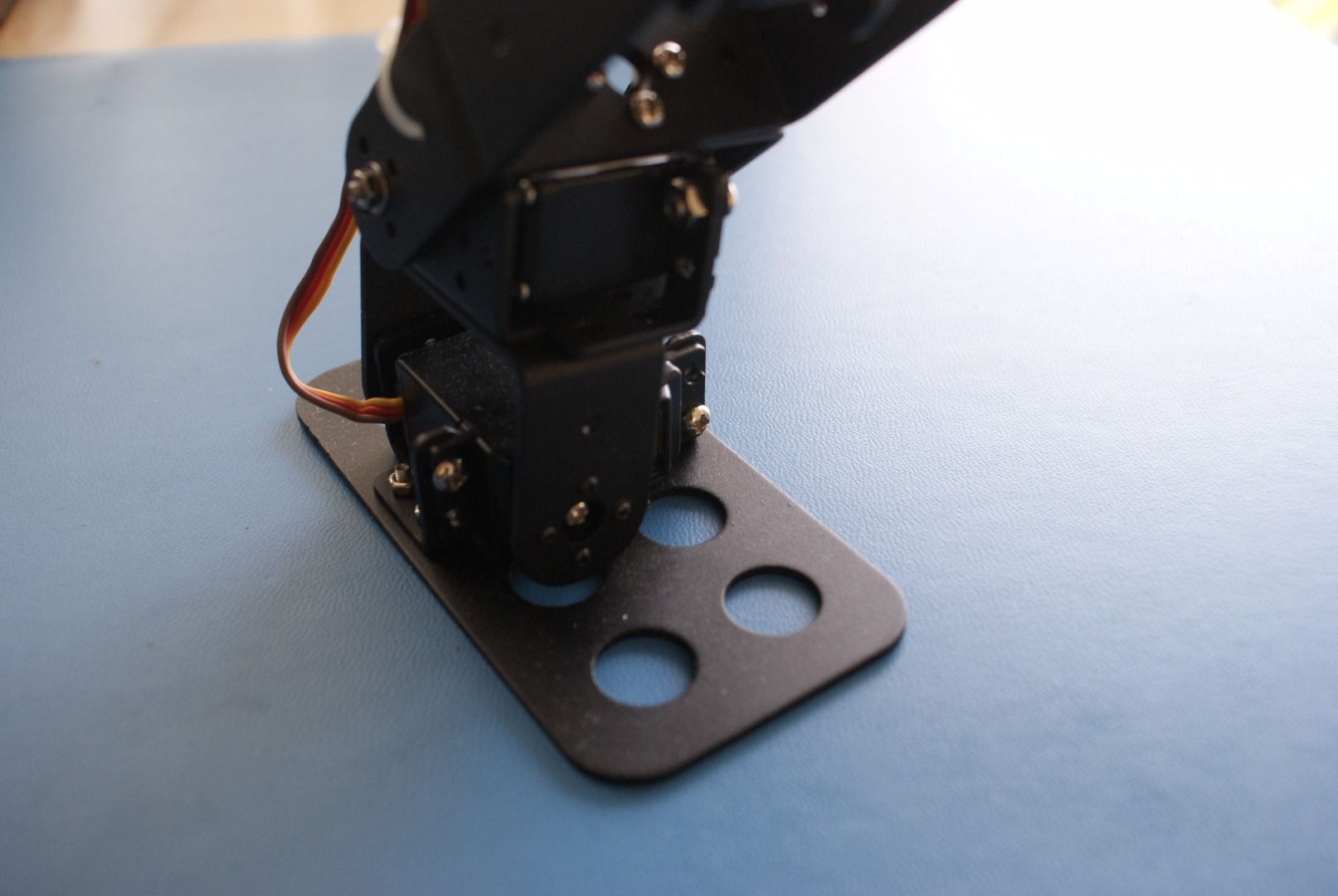 Make a Walking Robot : 9 Steps - Instructables