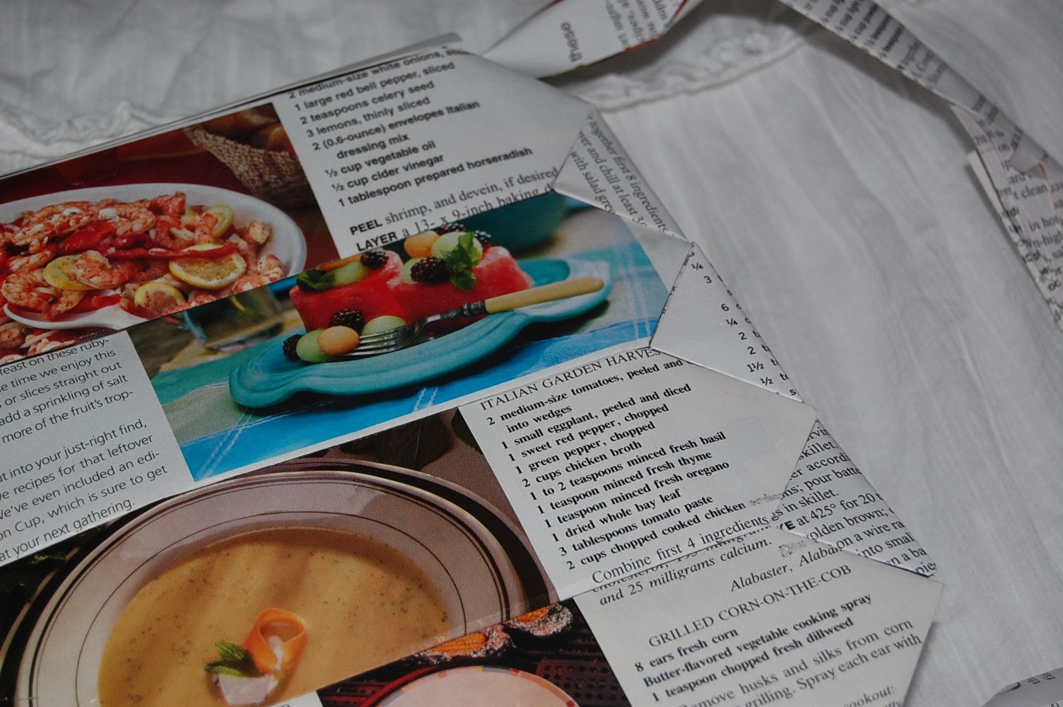 Recycled Magazine Purse! - Instructables