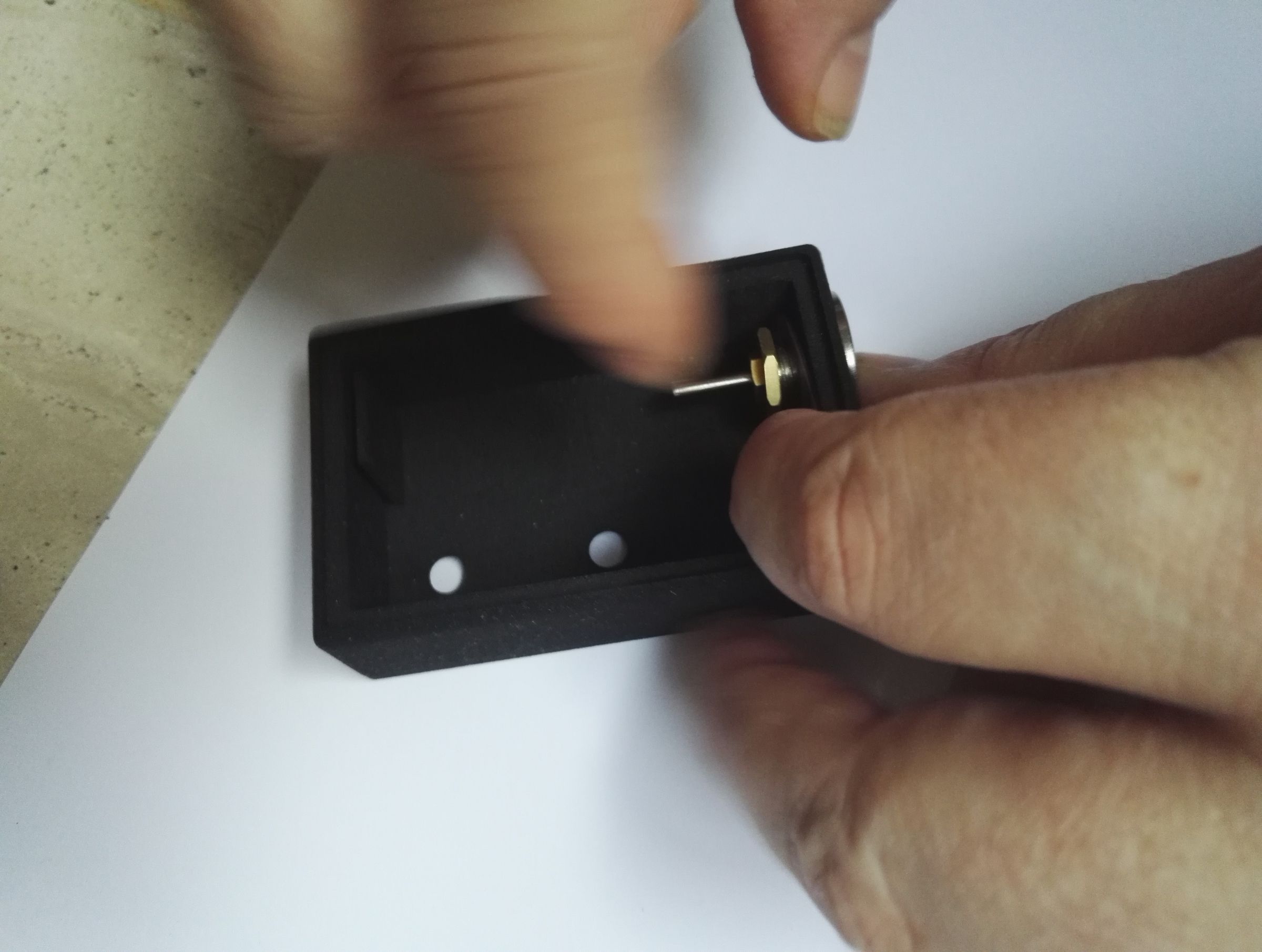 Mod Box Bottom Feeder : 7 Steps - Instructables