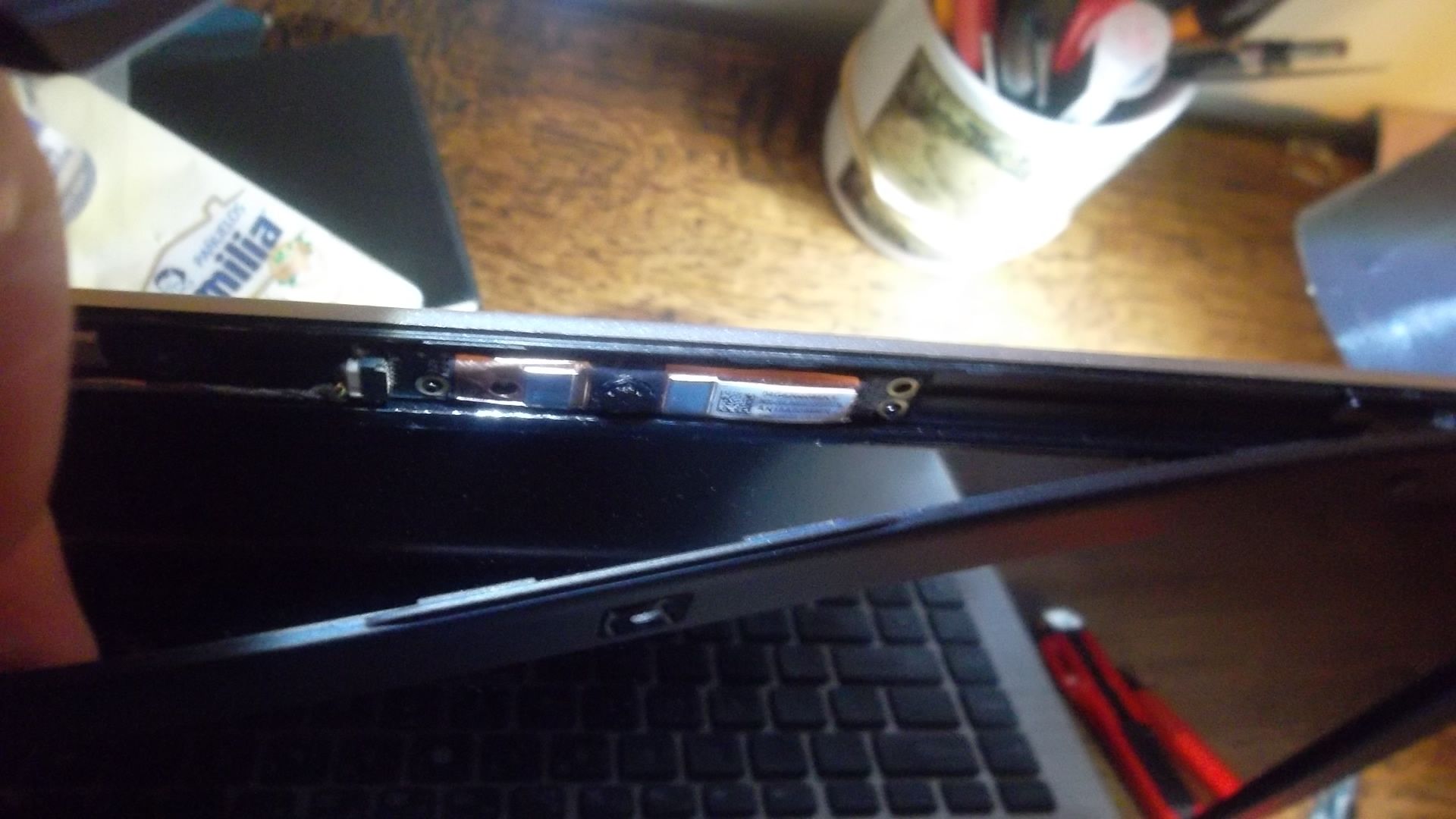 Repair Broken Hinges/case of Asus U46E-BAL5 Laptop : 8 Steps ...