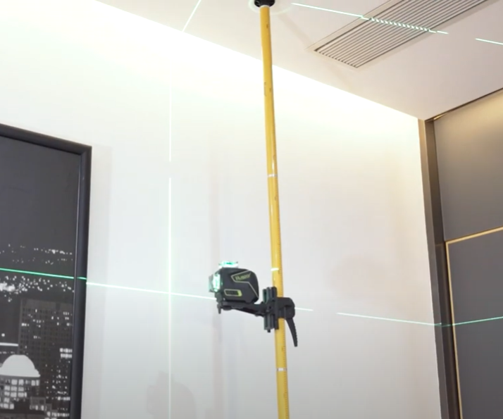 6 Steps to Learn How to Set Up a Tripod and Install the Level : 6 Steps ...