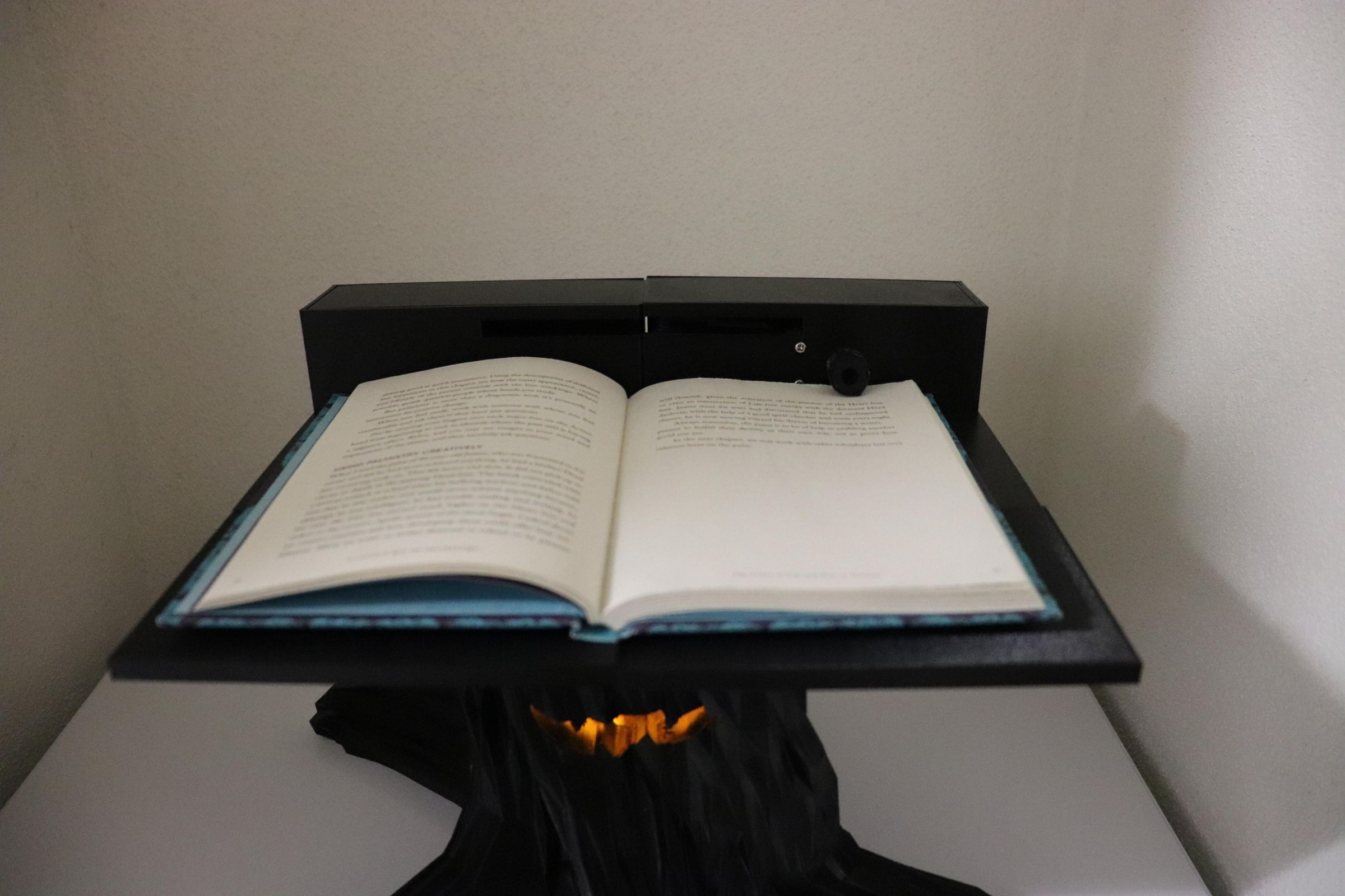 Possessed Halloween Book Stand! : 9 Steps (with Pictures) - Instructables