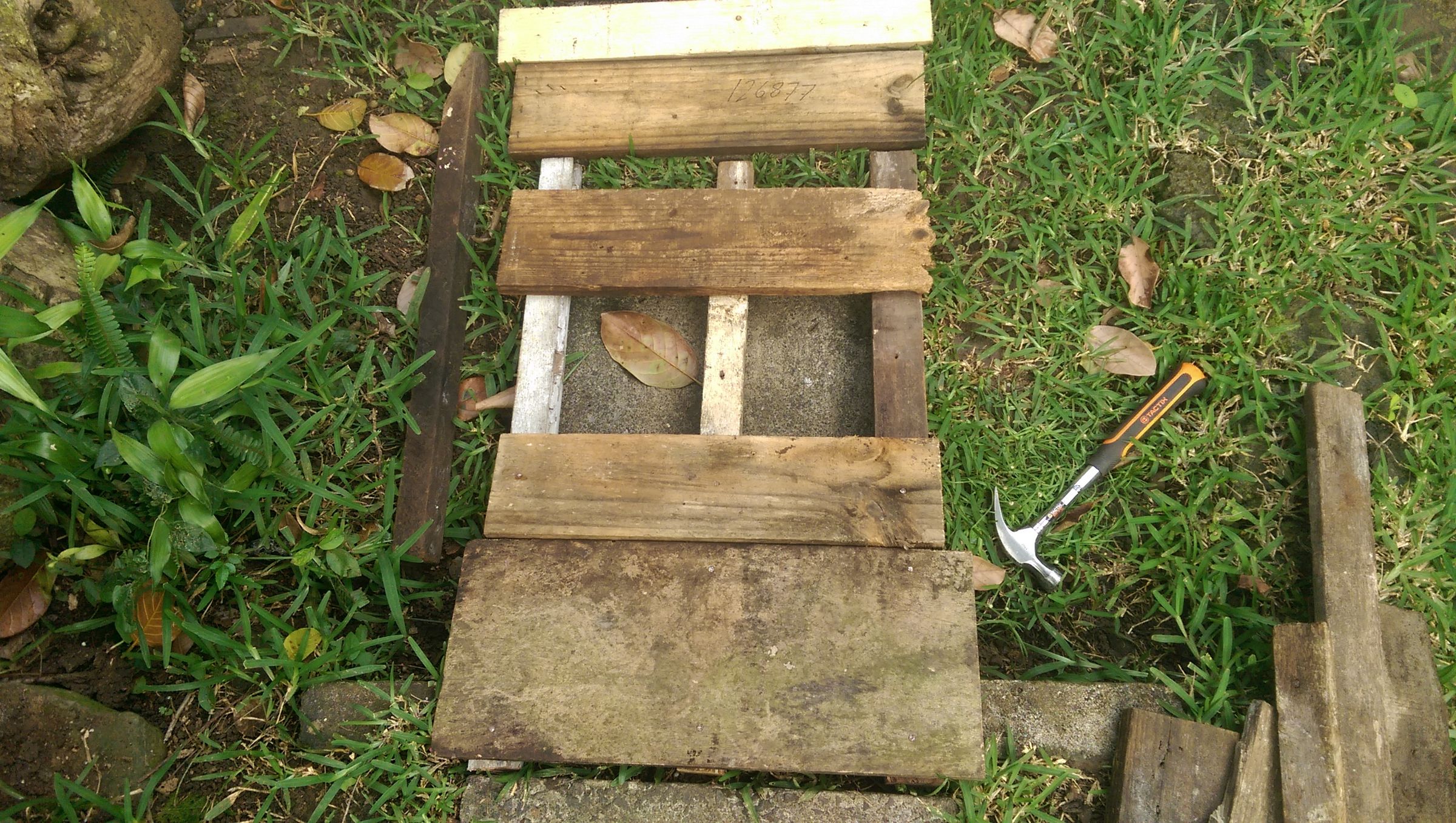 Ramp/Platform to Roll Wheel Barrow : 4 Steps - Instructables