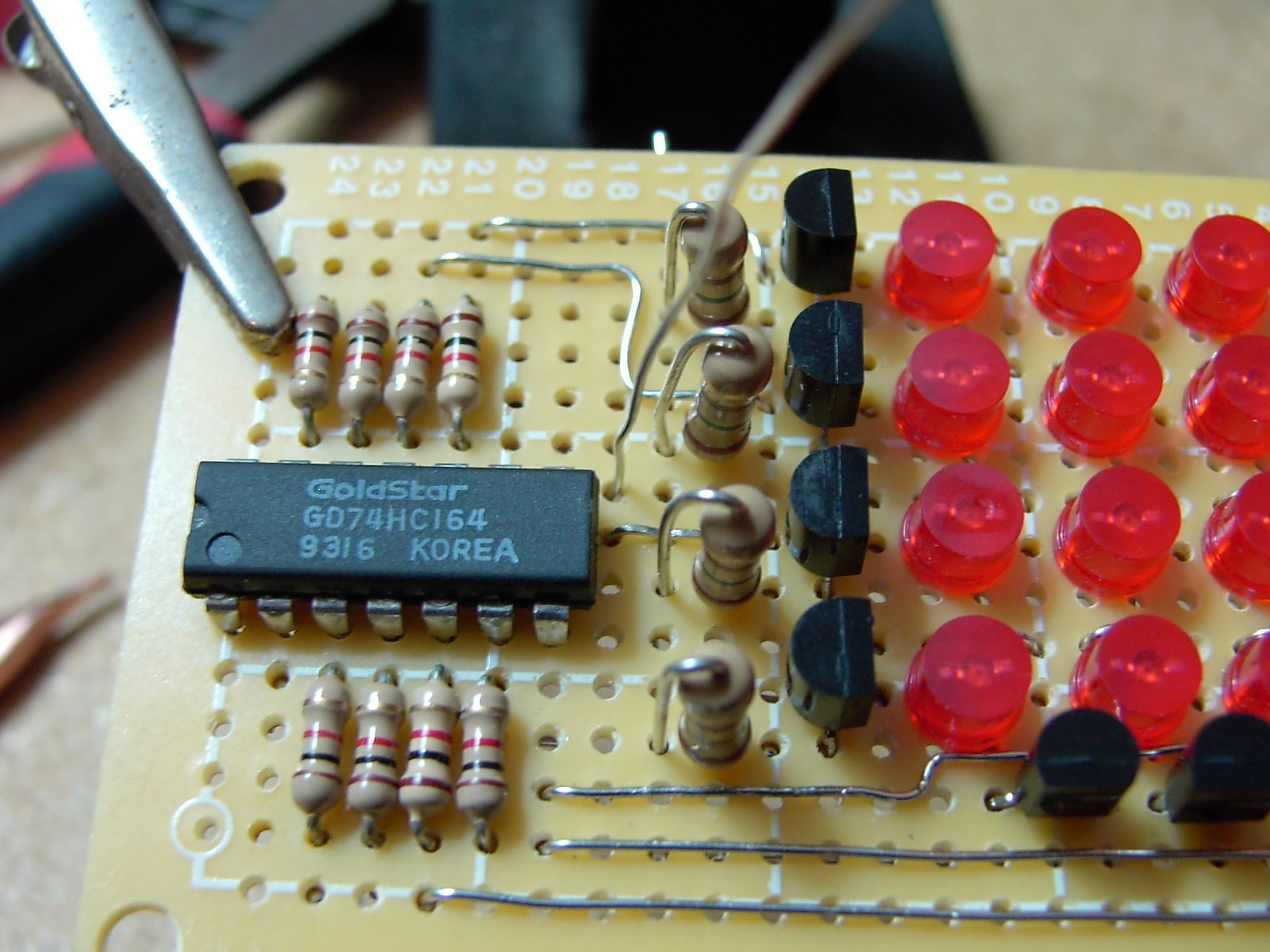 Single Chip, 2 Wire 4x4 LED Matrix - Instructables