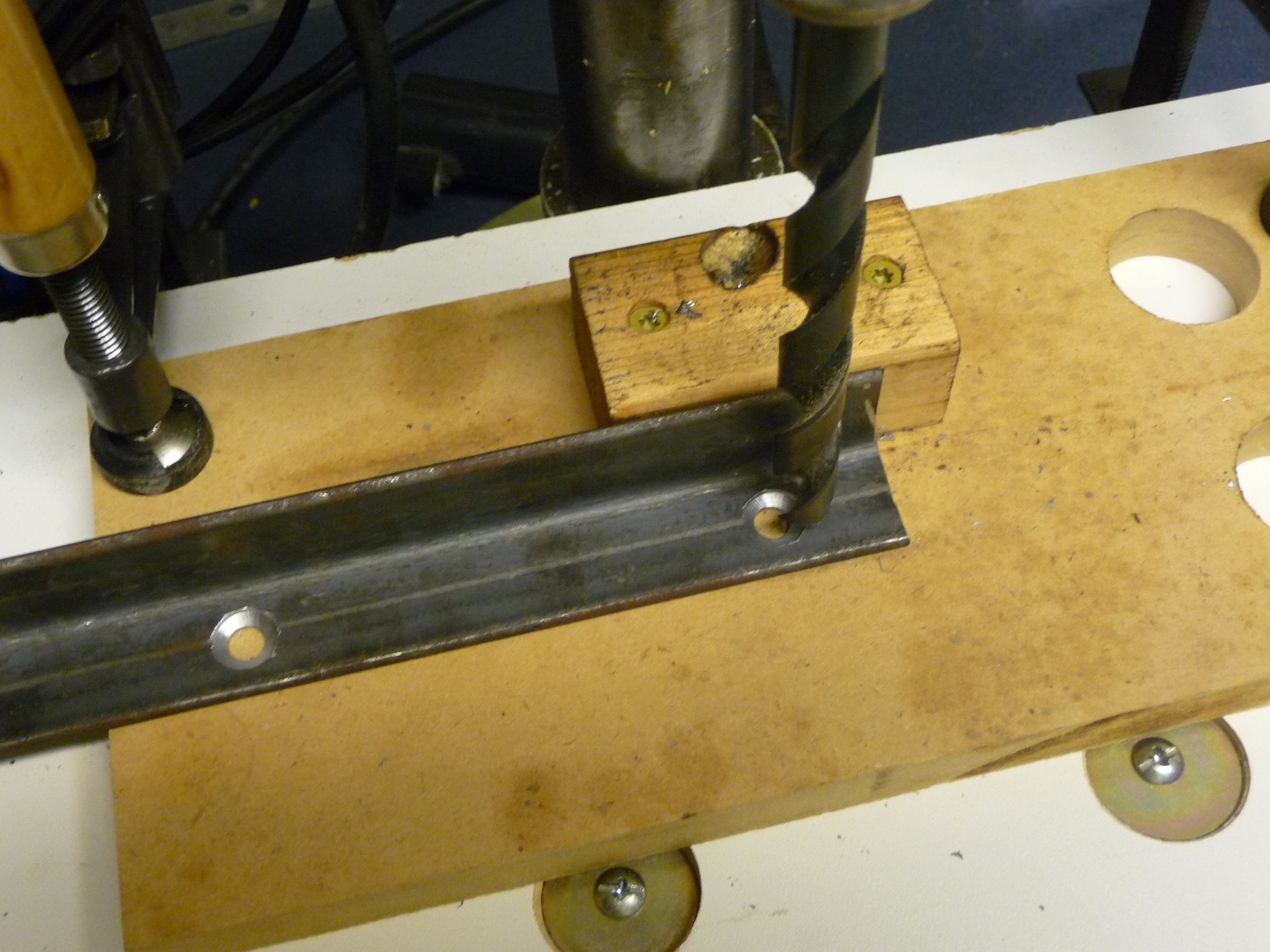 Sliding Ceiling TV Mount : 9 Steps (with Pictures) - Instructables