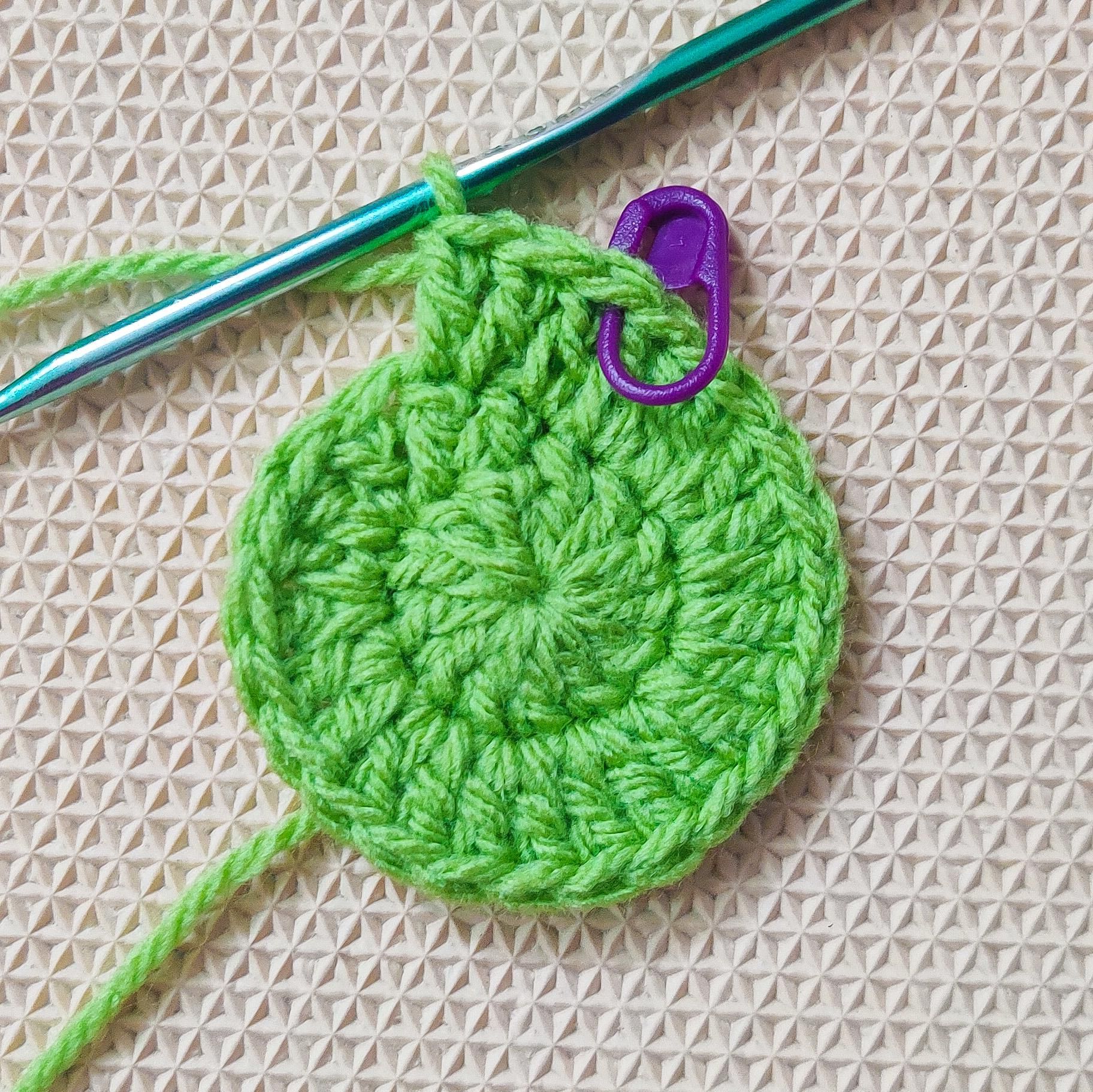 How to Make a Solid Double Crochet Spiral Circle : 7 Steps (with ...