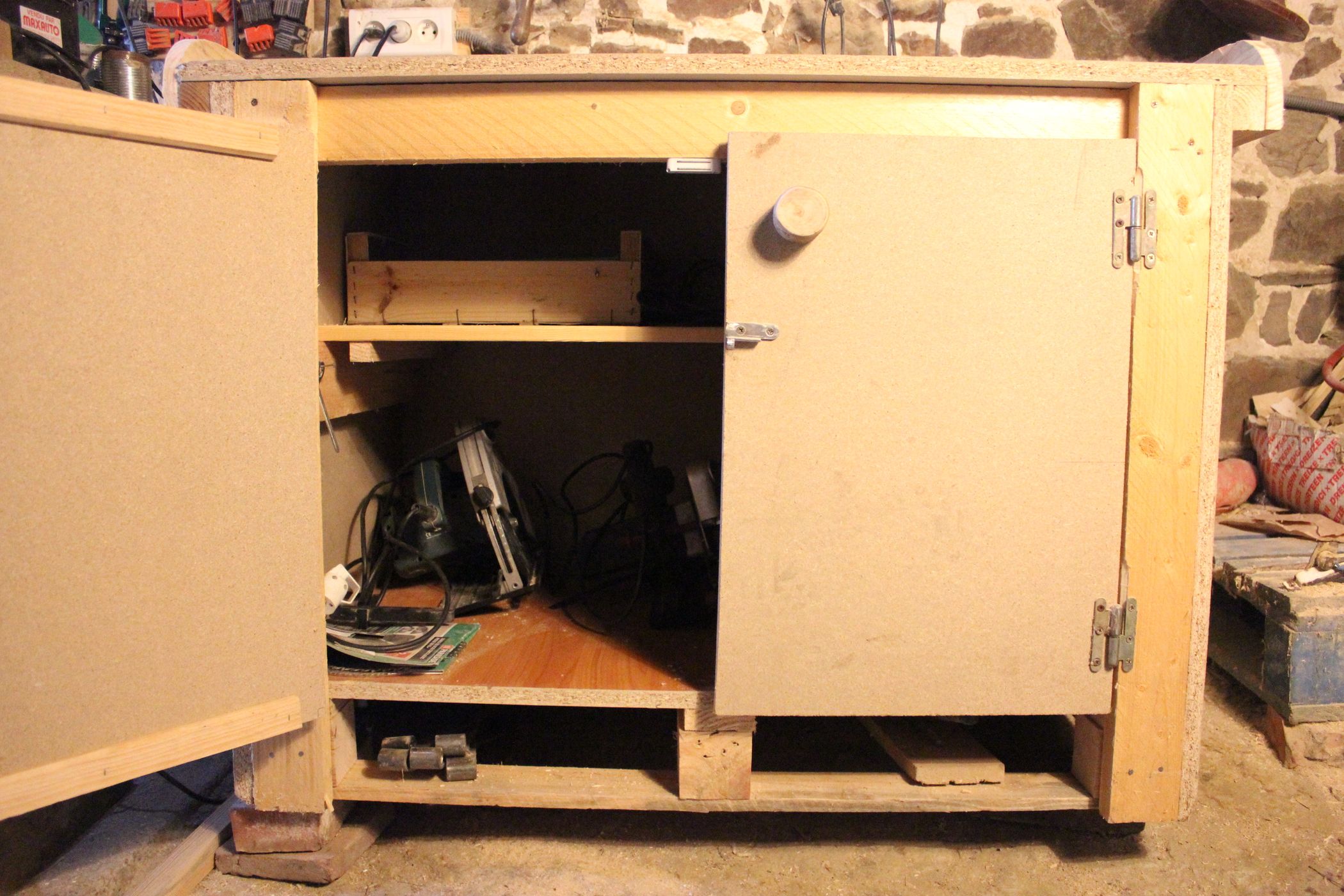Low Cost Tool Cupboard - Repurposed Particleboard/chipboard Pallets ...