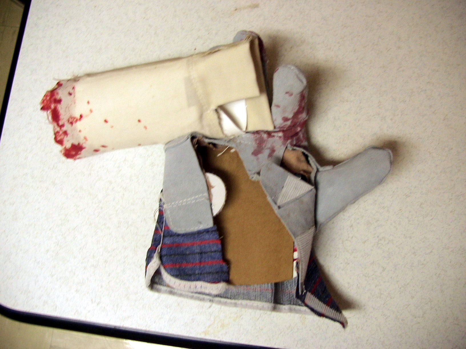 The Living Severed Hand! : 9 Steps (with Pictures) - Instructables