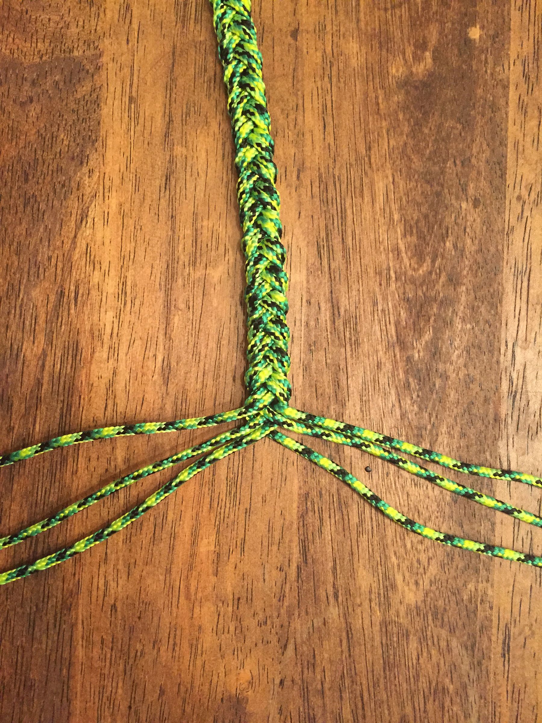 How to Make a Paracord "David's Sling" : 8 Steps (with Pictures ...
