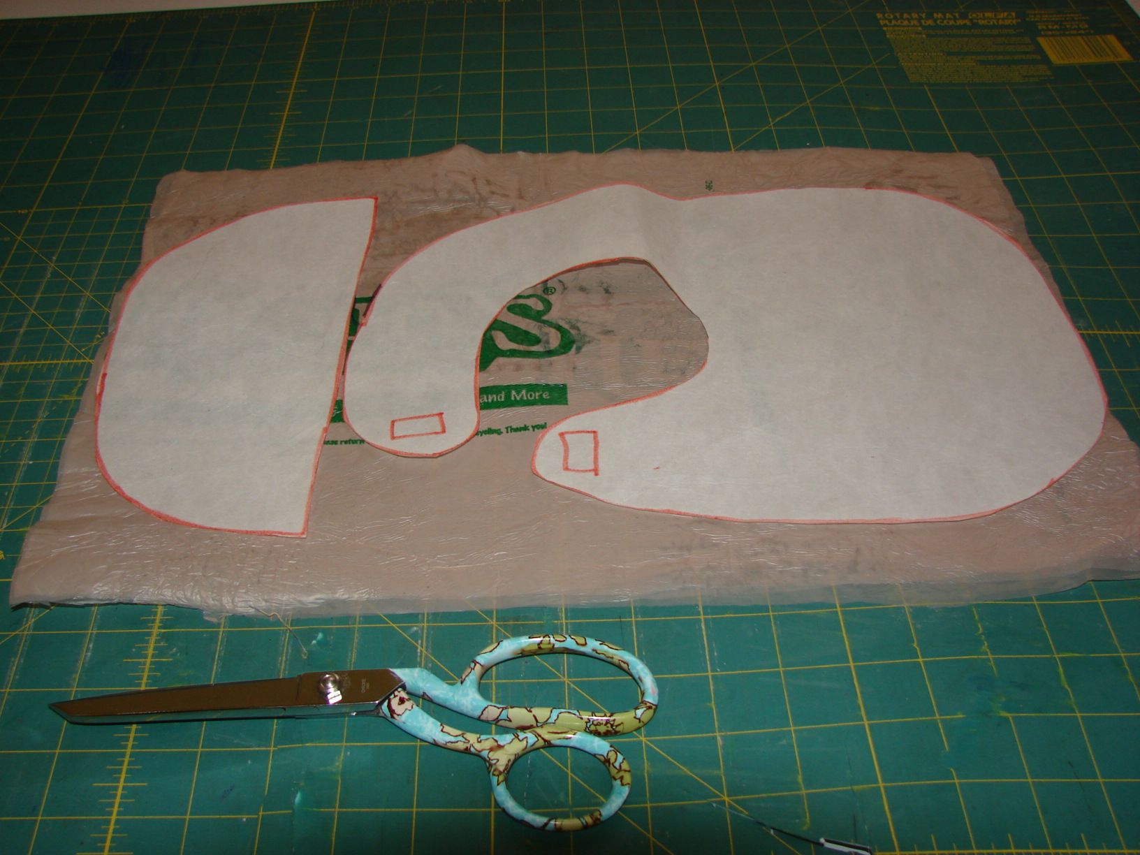 Recycled Plastic Bag Bib : 8 Steps - Instructables
