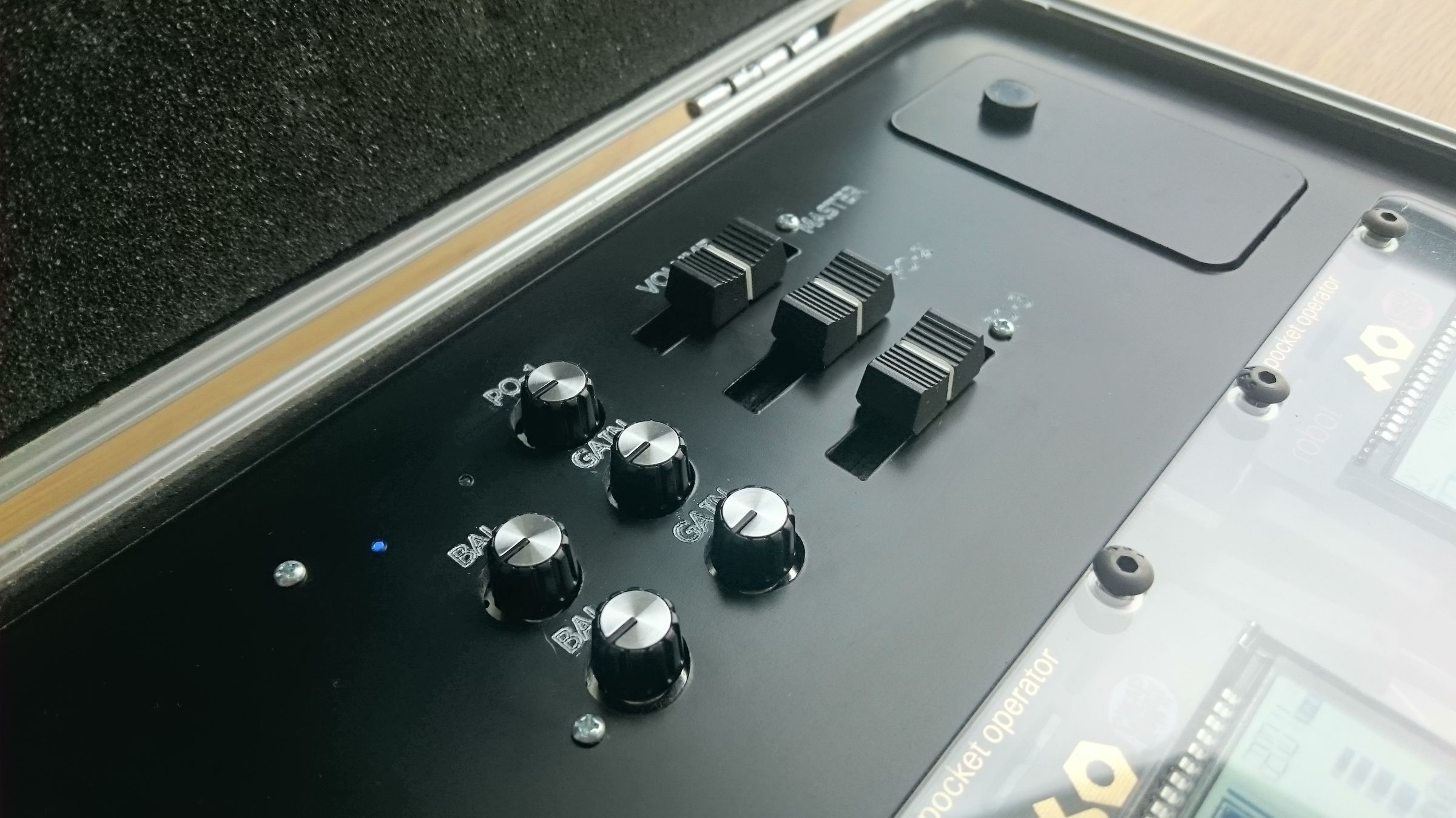 Pocket Synth Briefcase V2 : 7 Steps (with Pictures) - Instructables