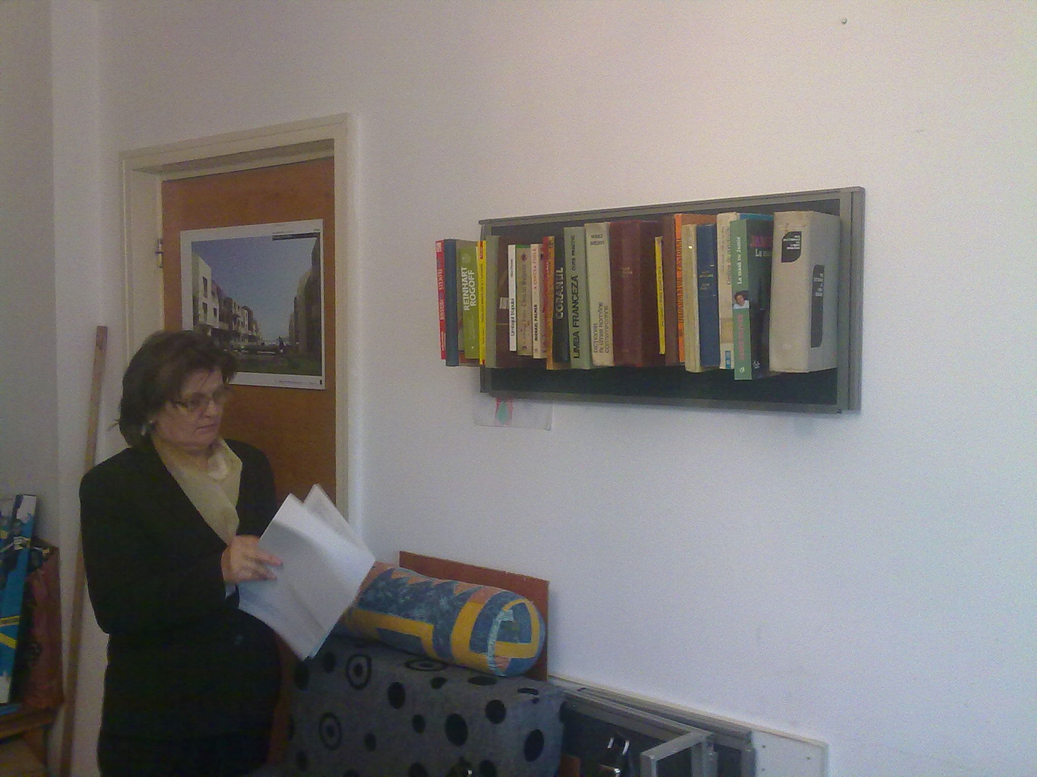 FLOATING BOOKS PANEL : 4 Steps - Instructables