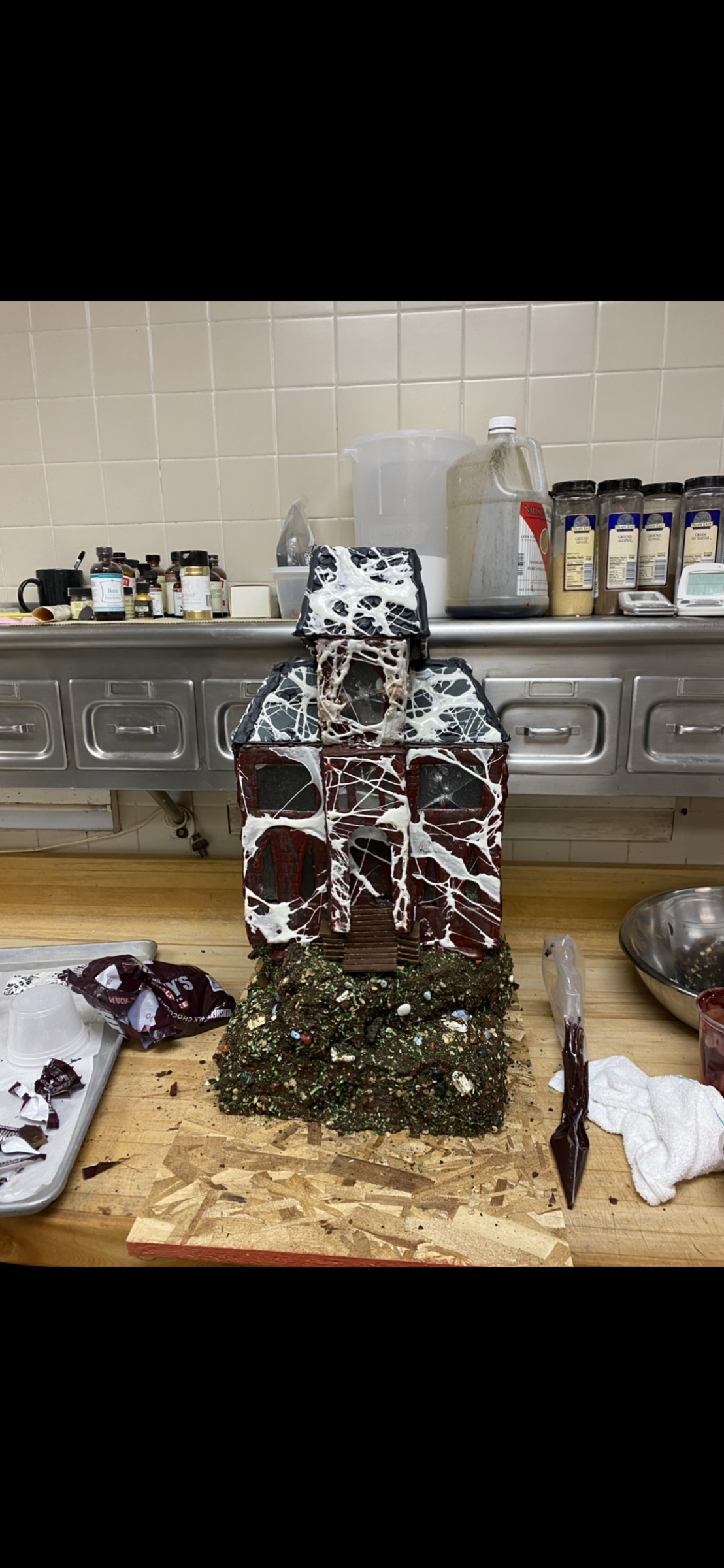 Haunted Gingerbread Display : 9 Steps (with Pictures) - Instructables