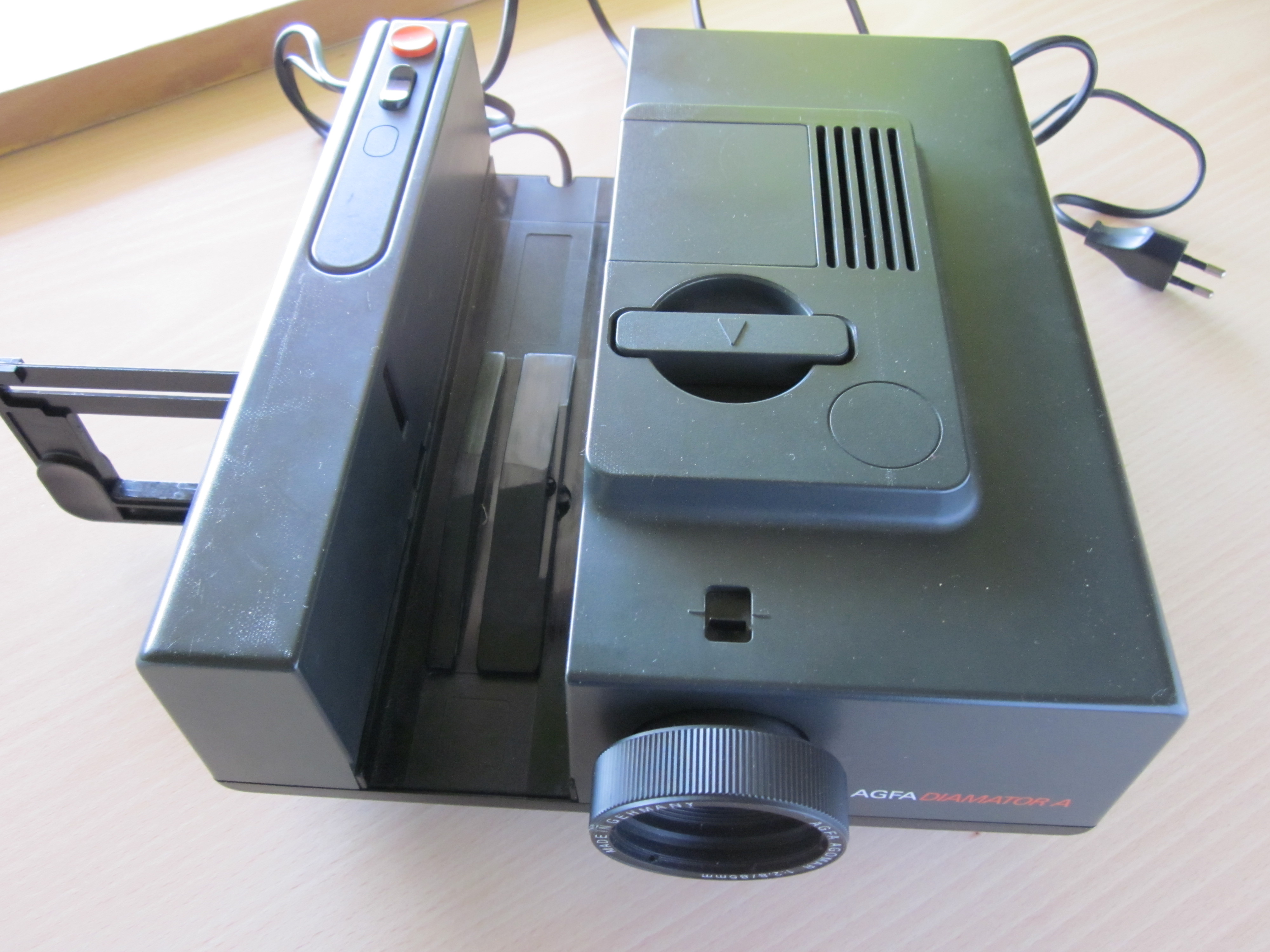 NEGATIVE (PHOTOGRAPHY) TO DIGITAL PHOTO : 4 Steps - Instructables