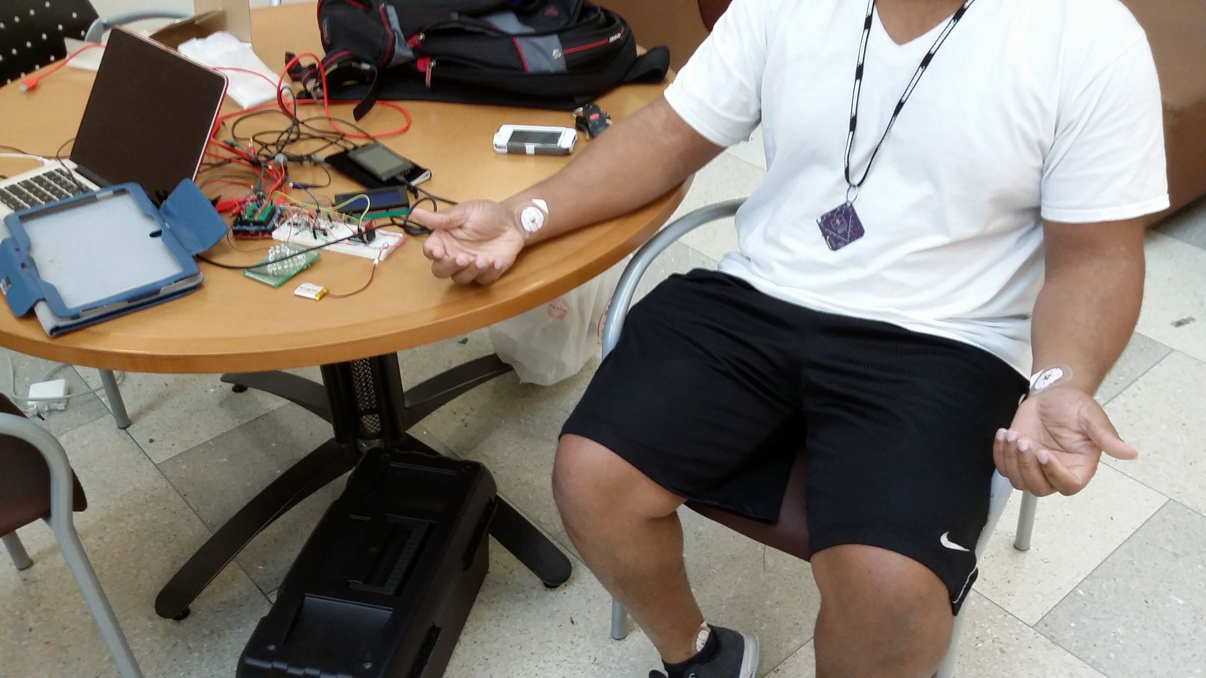 Super Simple Electrocardiogram (ECG) Circuit : 11 Steps (with Pictures ...