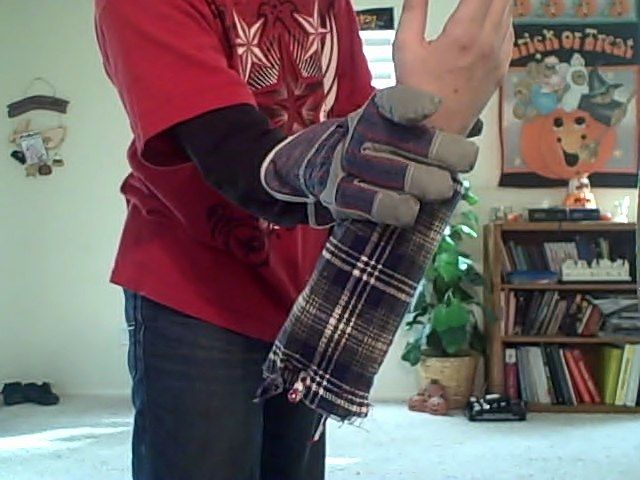 The Living Severed Hand! : 9 Steps (with Pictures) - Instructables