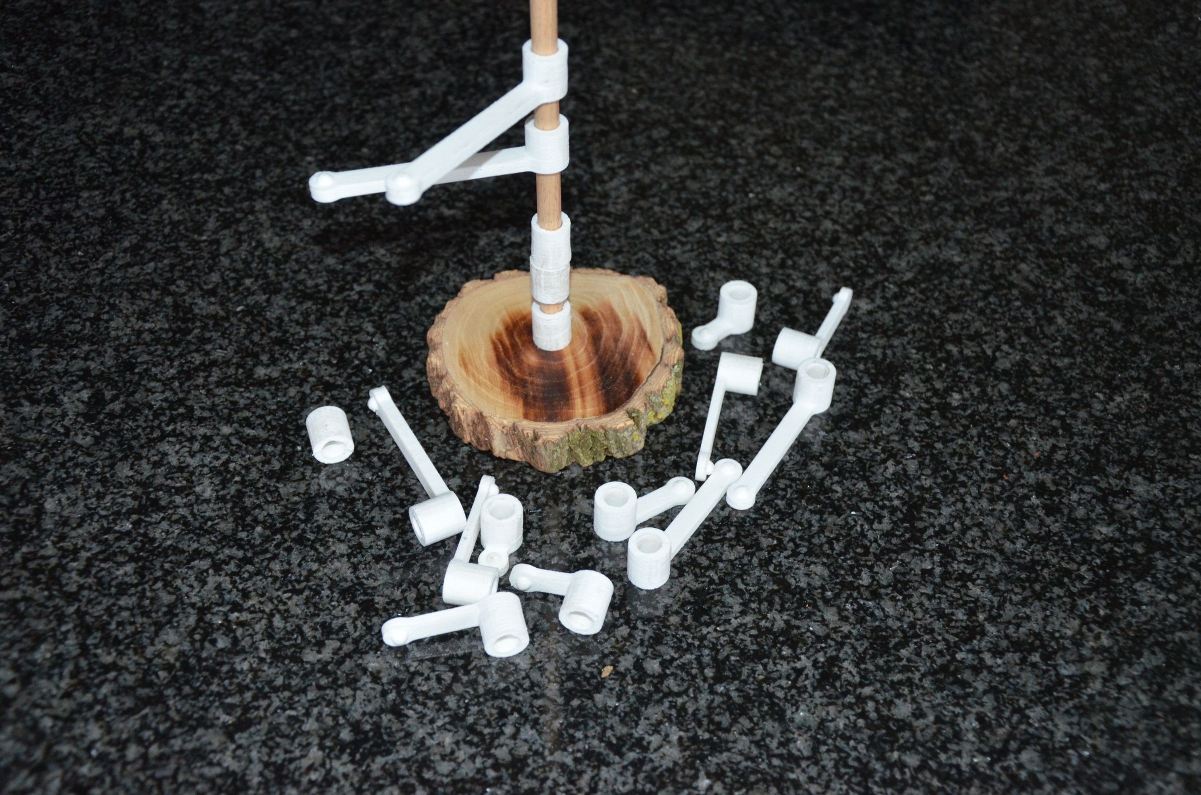 KEYHOLDER/ JEWELLERY TREE : 7 Steps - Instructables