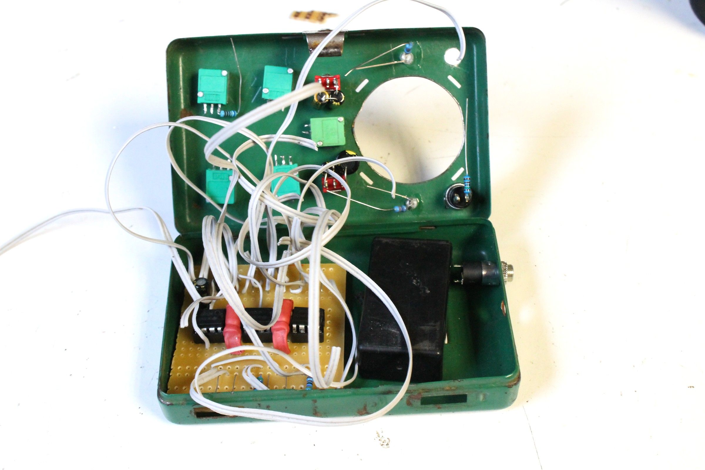 Fizzle Loop Synth V3 (555 Timer) : 11 Steps (with Pictures) - Instructables