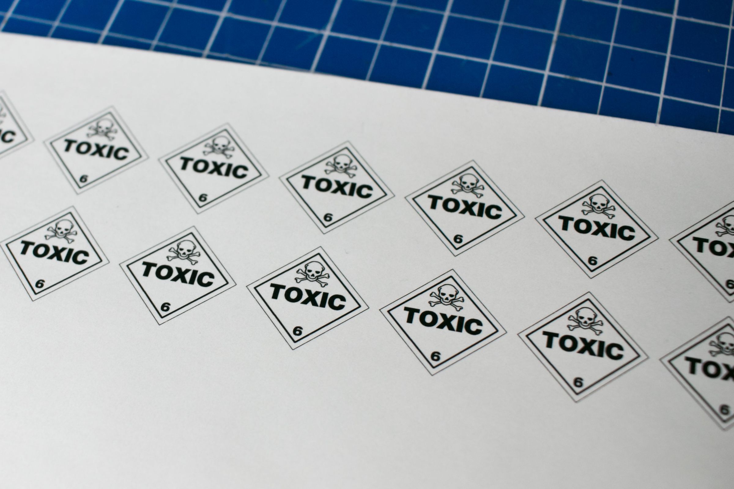"Toxic" Ice Cream : 7 Steps (with Pictures) - Instructables