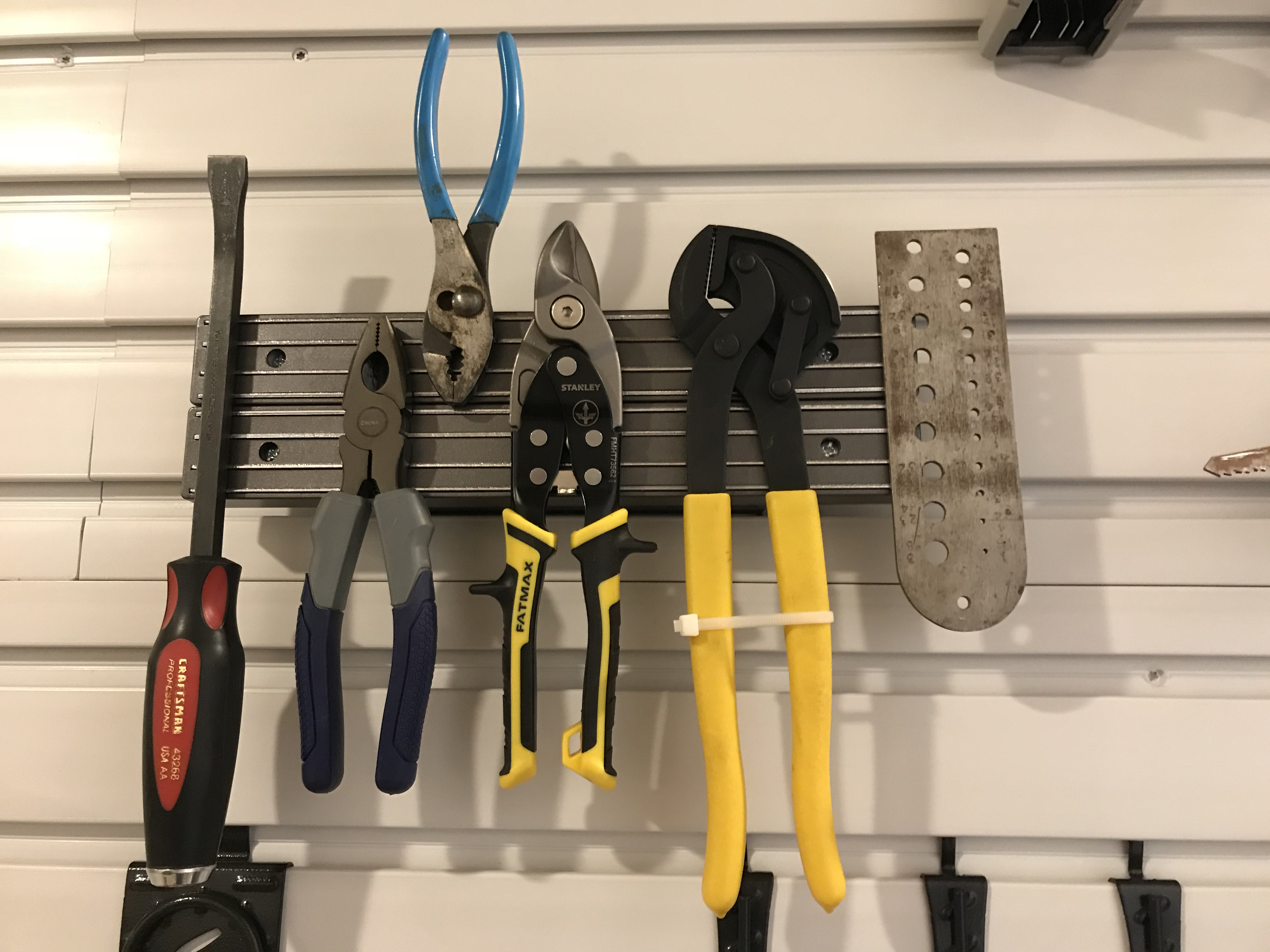 Magnetic Tool Holder for Gladiator Gear Wall : 7 Steps - Instructables