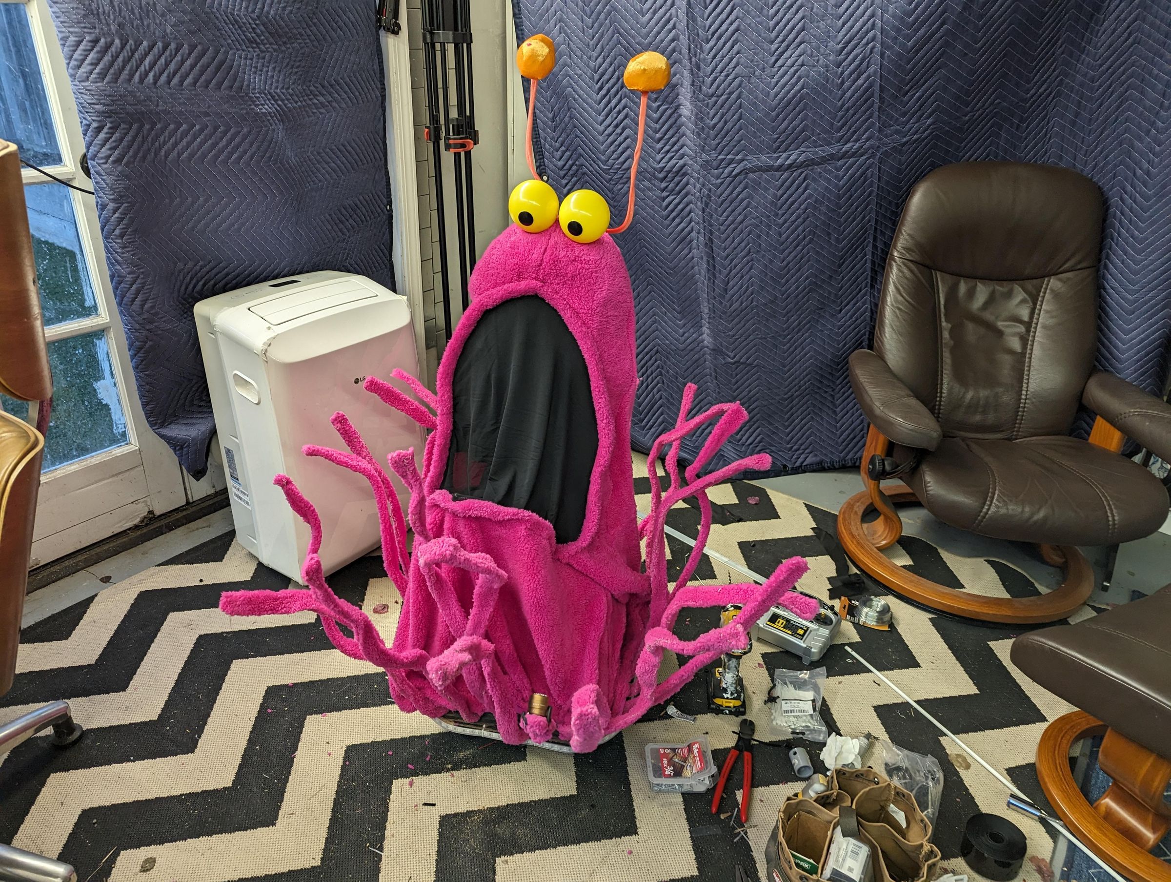 Remote Controlled Yip Yip With Sound, Lights, and Moving Mouth : 15 ...
